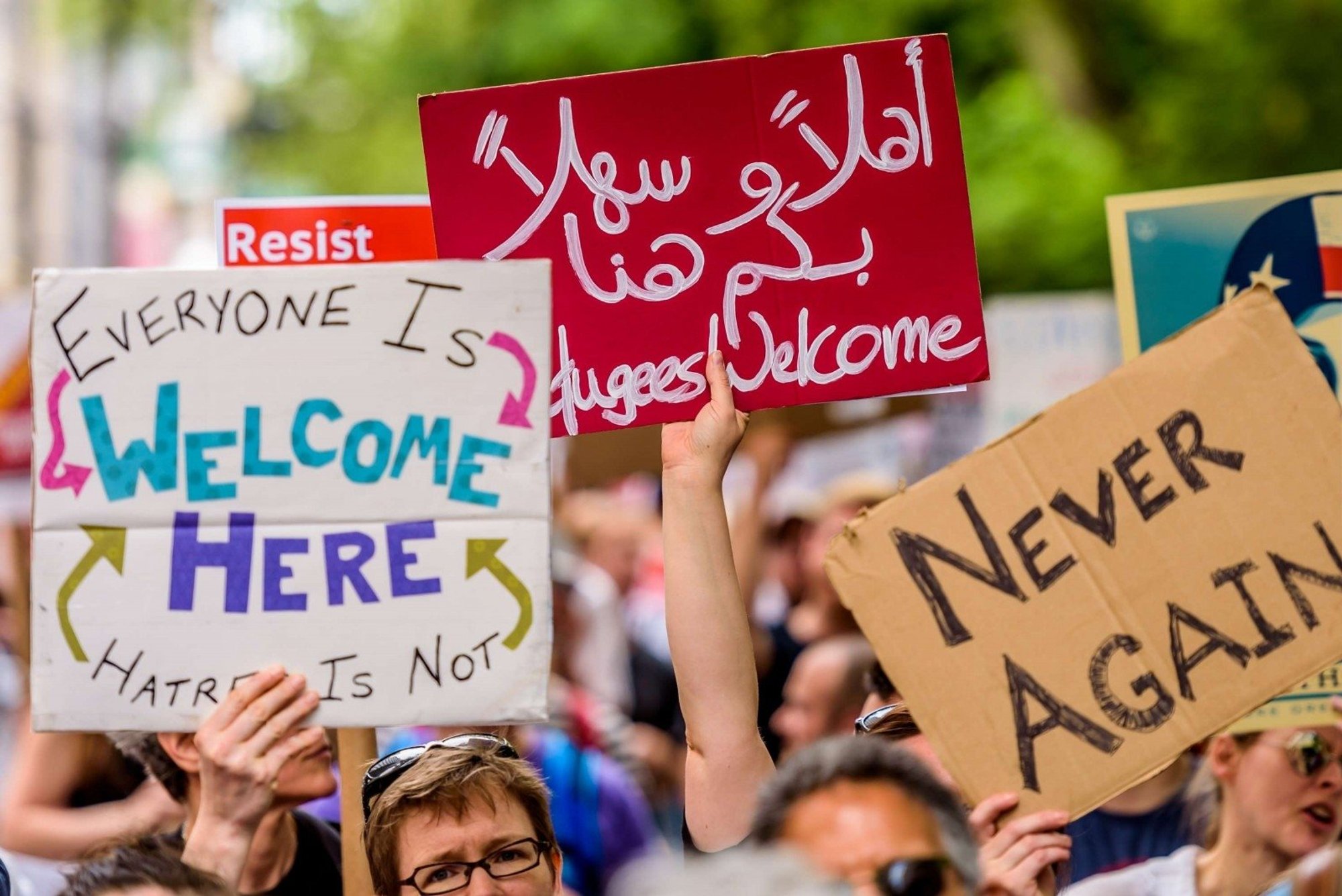 D. Trumpas tikėjosi, kad jo paskelbtas imigracijos draudimas patirs dar ...