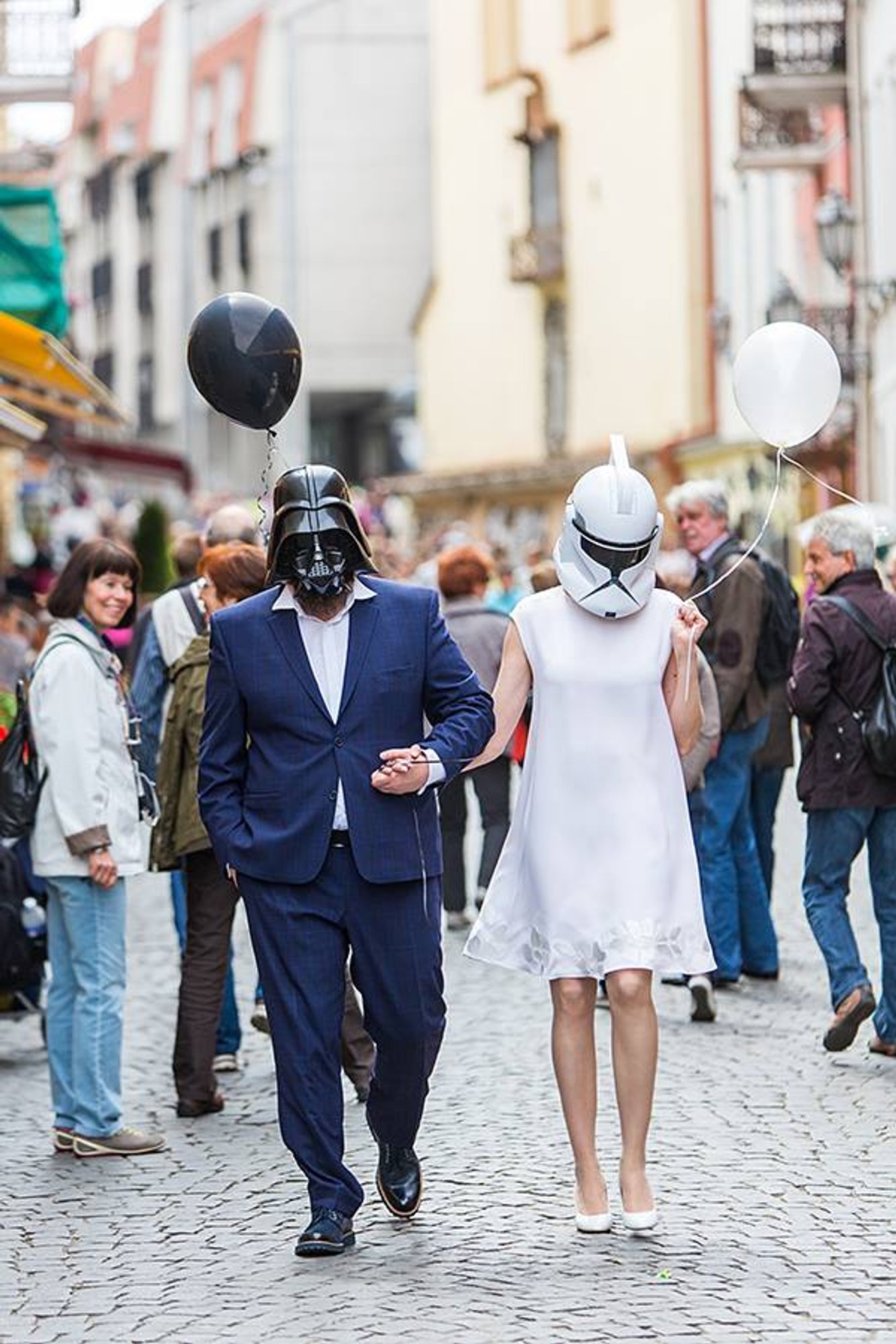 Sostinės gyventojus nustebinę jaunavedžiai – žinomas televizijos ...