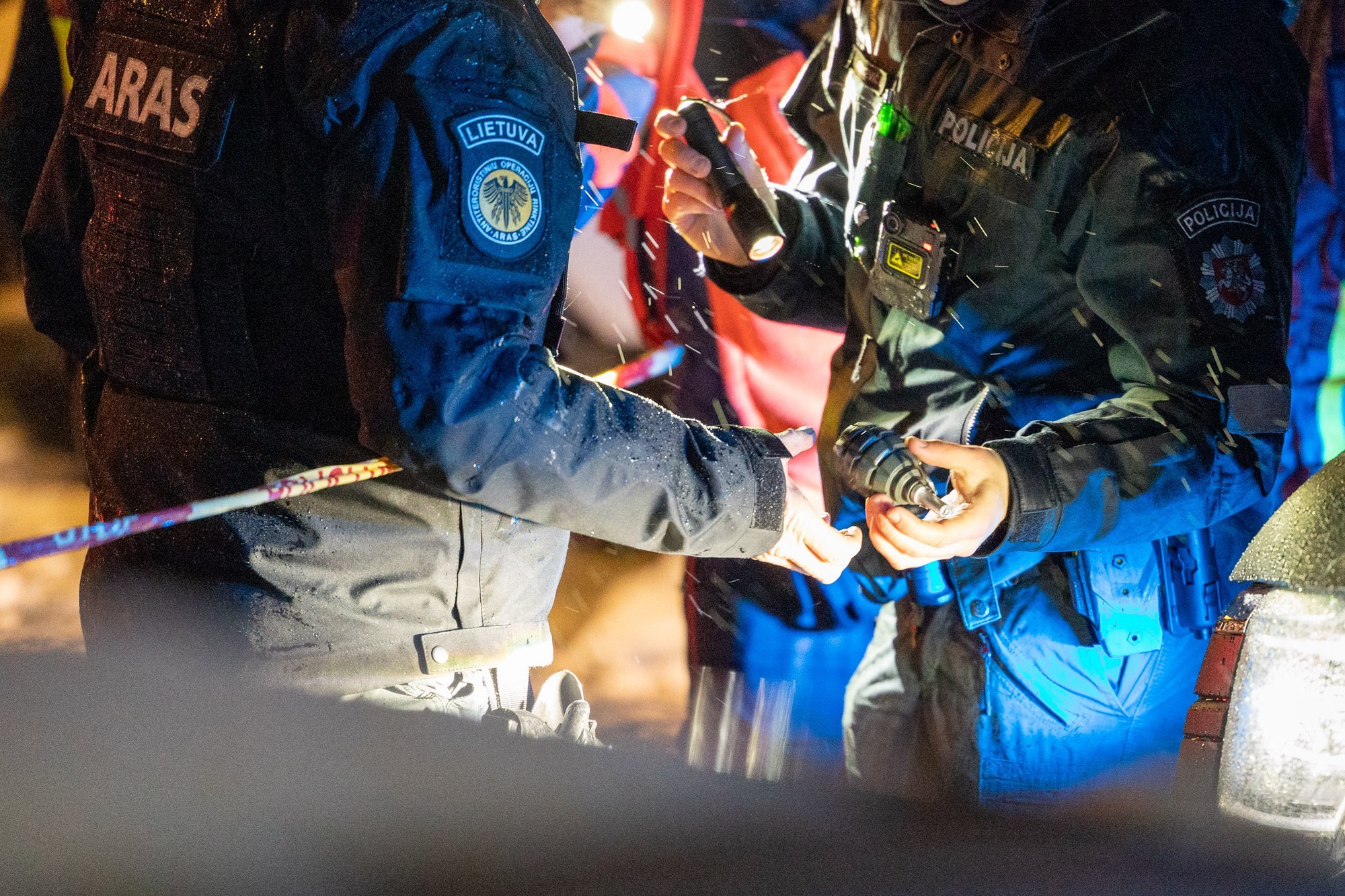 Grėsmingas radinys: Jonavoje ant garažo stogo aptikus sprogmenų ...