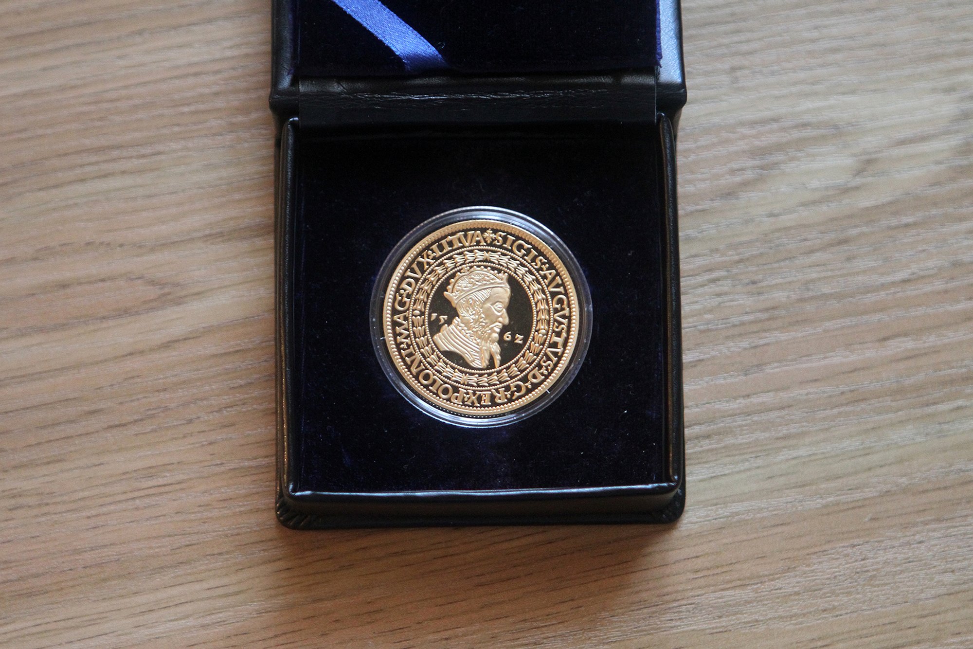 Išleista viena gražiausių ir brangiausių Lietuvos monetų - Delfi verslas