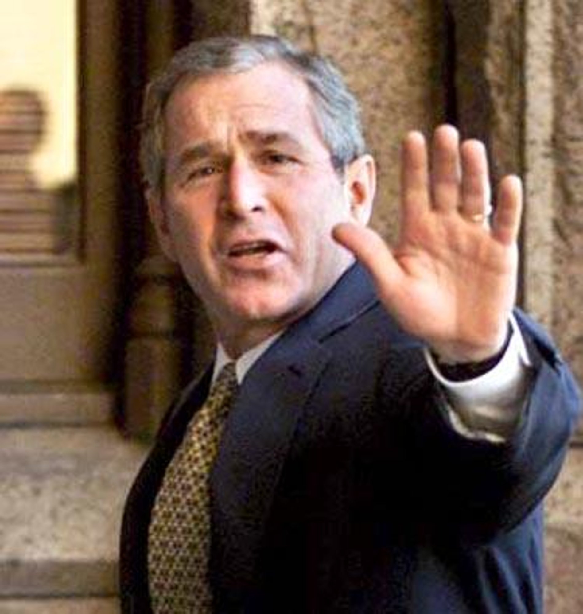 Dž.V.Bušas pasižadėjo valgyti mažiau mėsainių - Delfi veidai