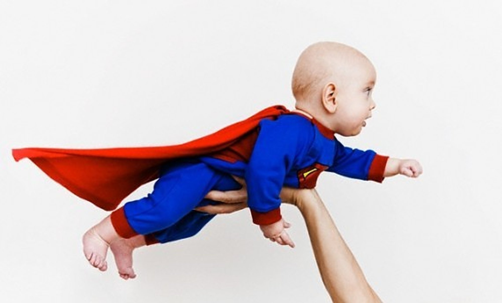 Tas pats vyras du kartus sugavo pro langą krentantį tą patį vaiką ...