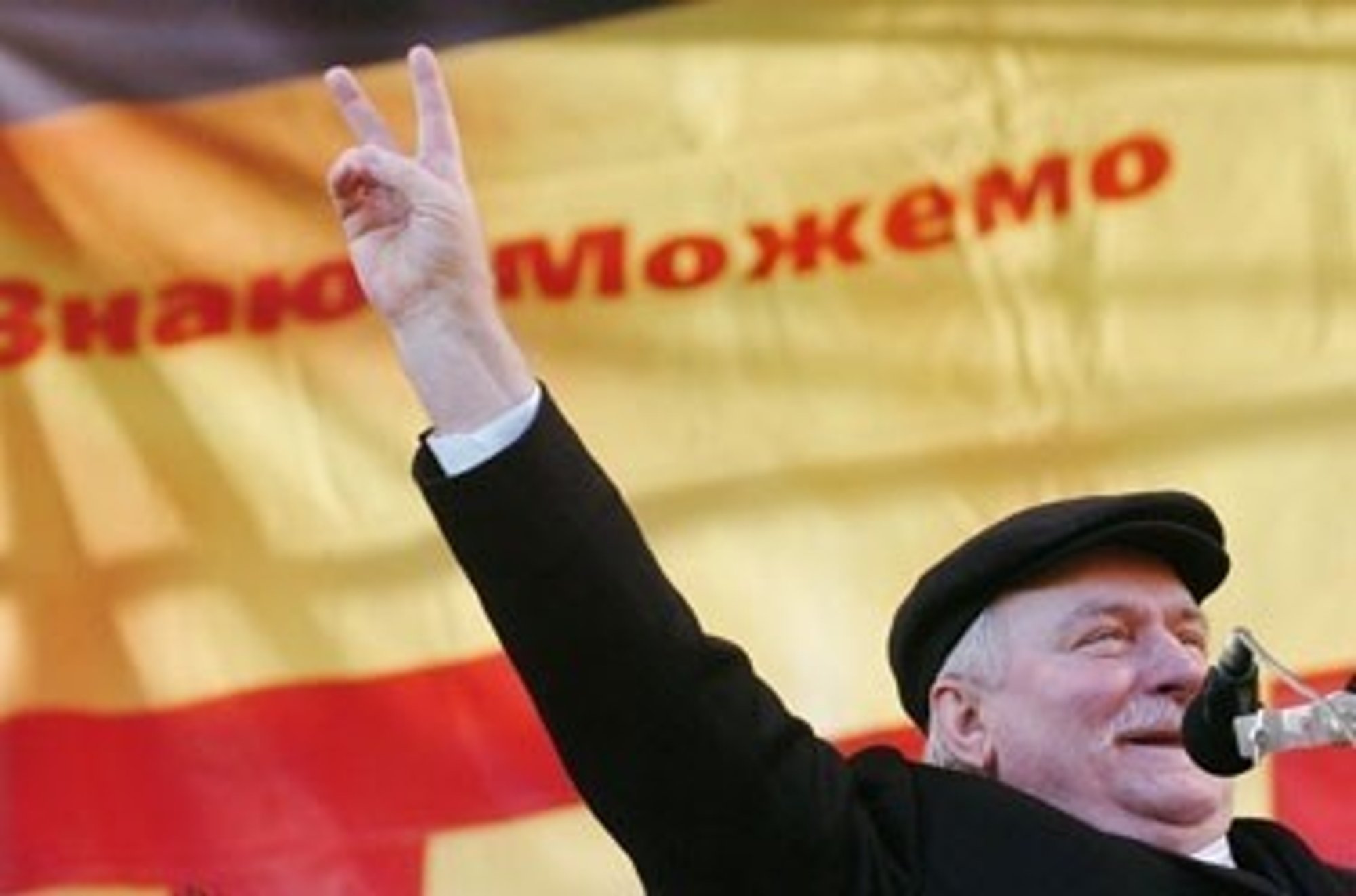 Lenkijos eksprezidentas L.Walesa dėl insinuacijų grasina išvažiuoti iš ...