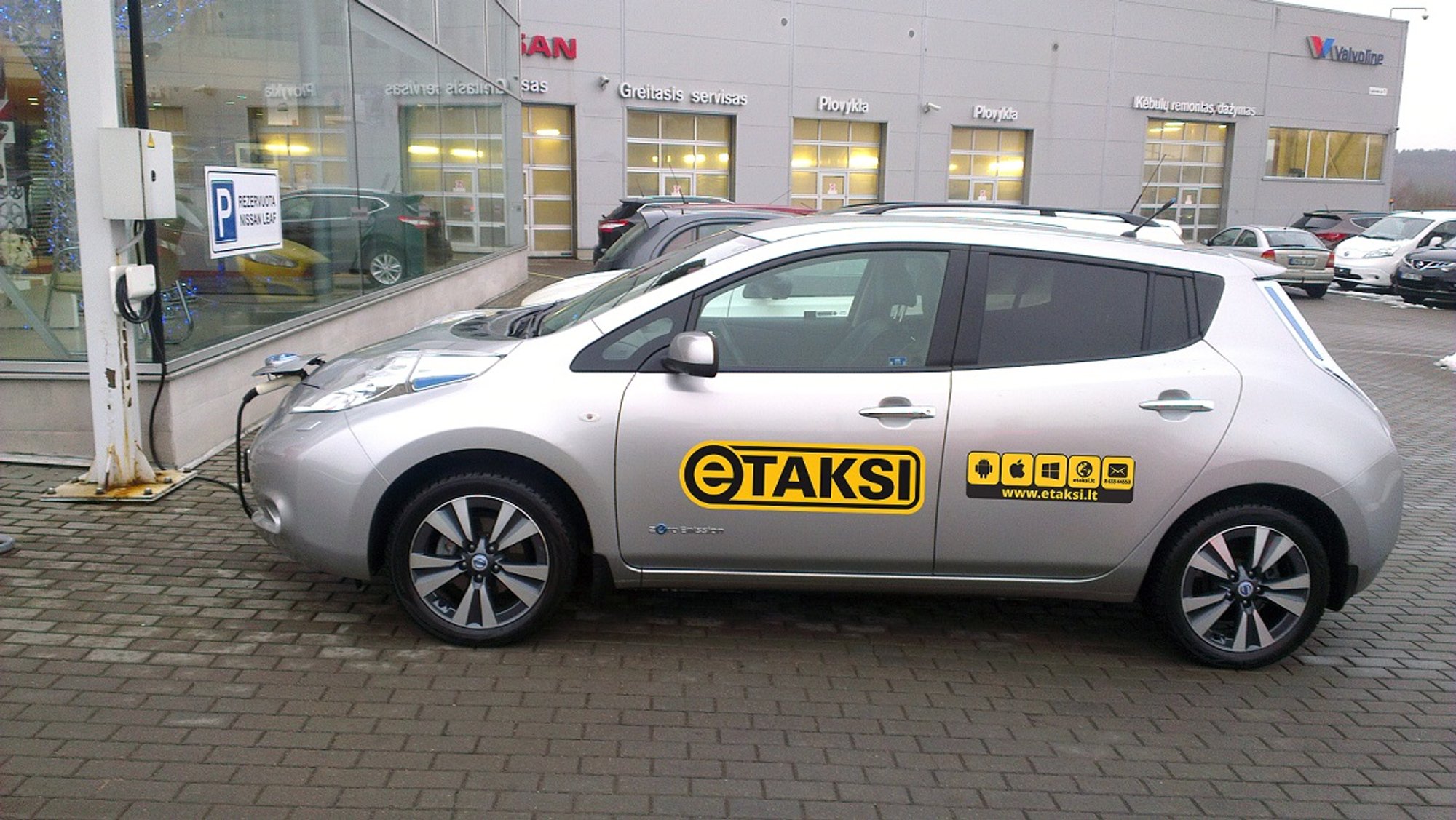 Lithuanian taxi app to offer Uber-like services - Delfi EN