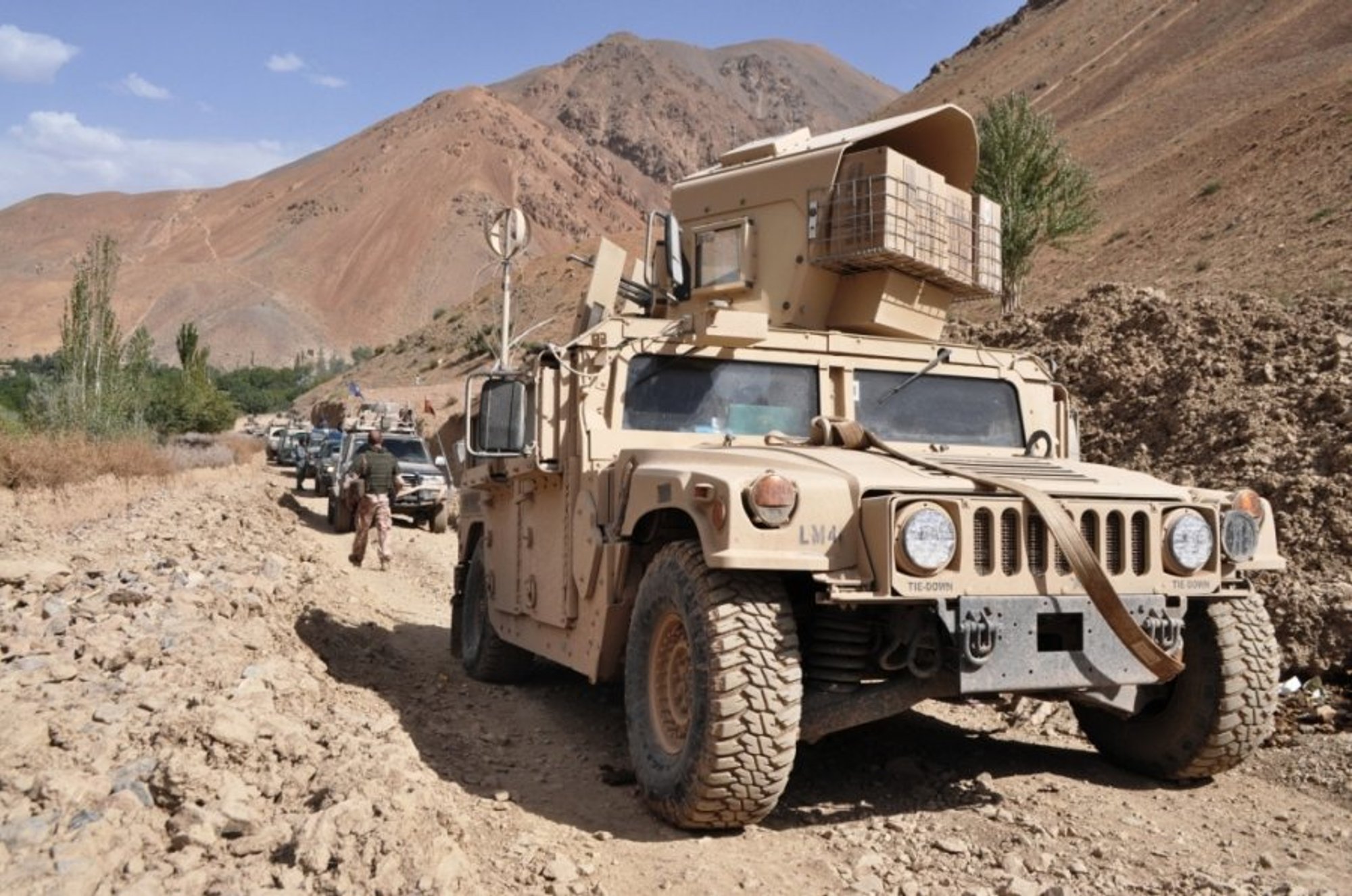 Lietuvos kariai ir Afganistano policininkai patruliavo kartu - Delfi