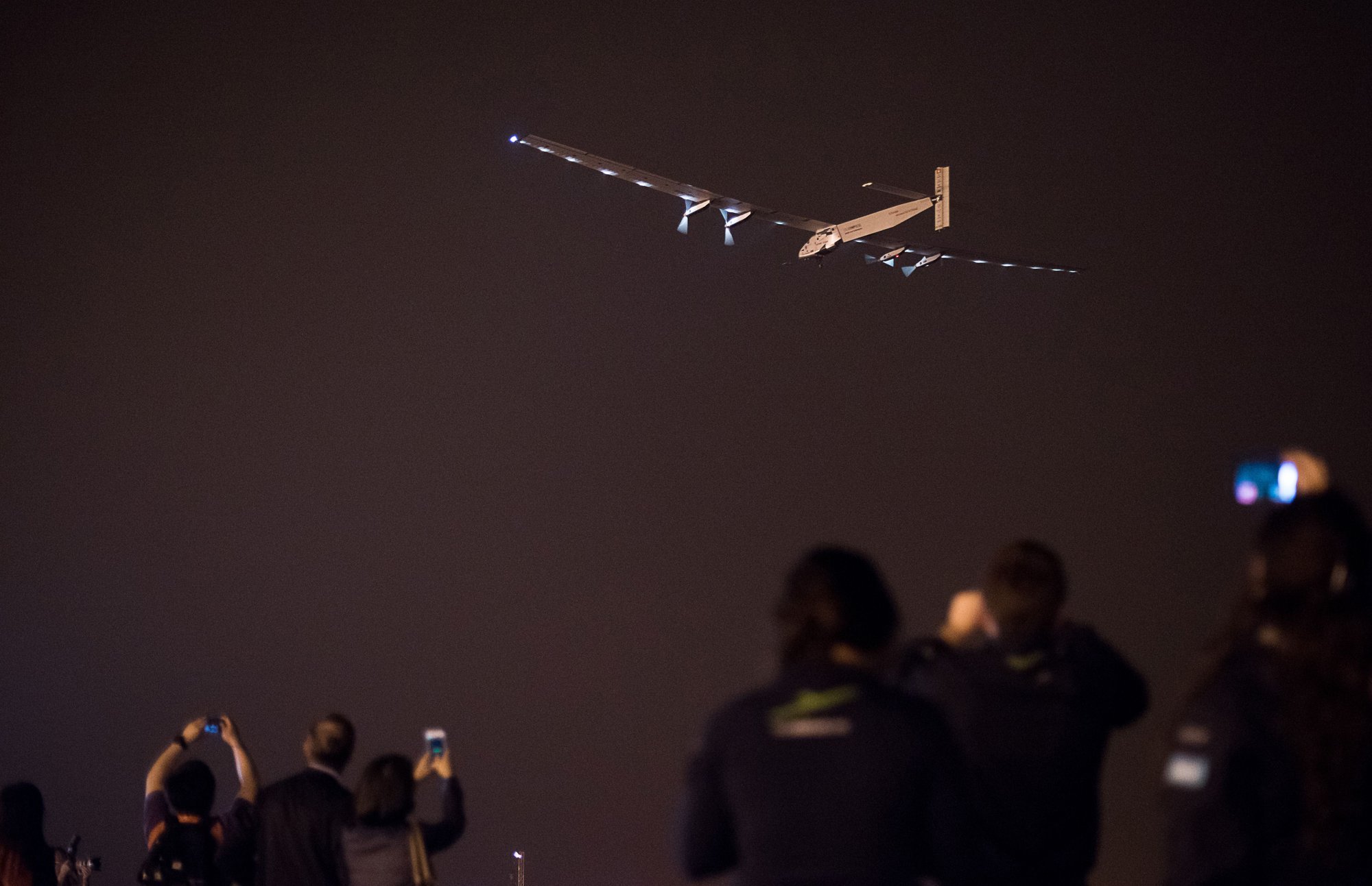 „Solar Impulse 2“ skrydžiui per Ramųjį vandenyną sutrukdė blogi orai ...
