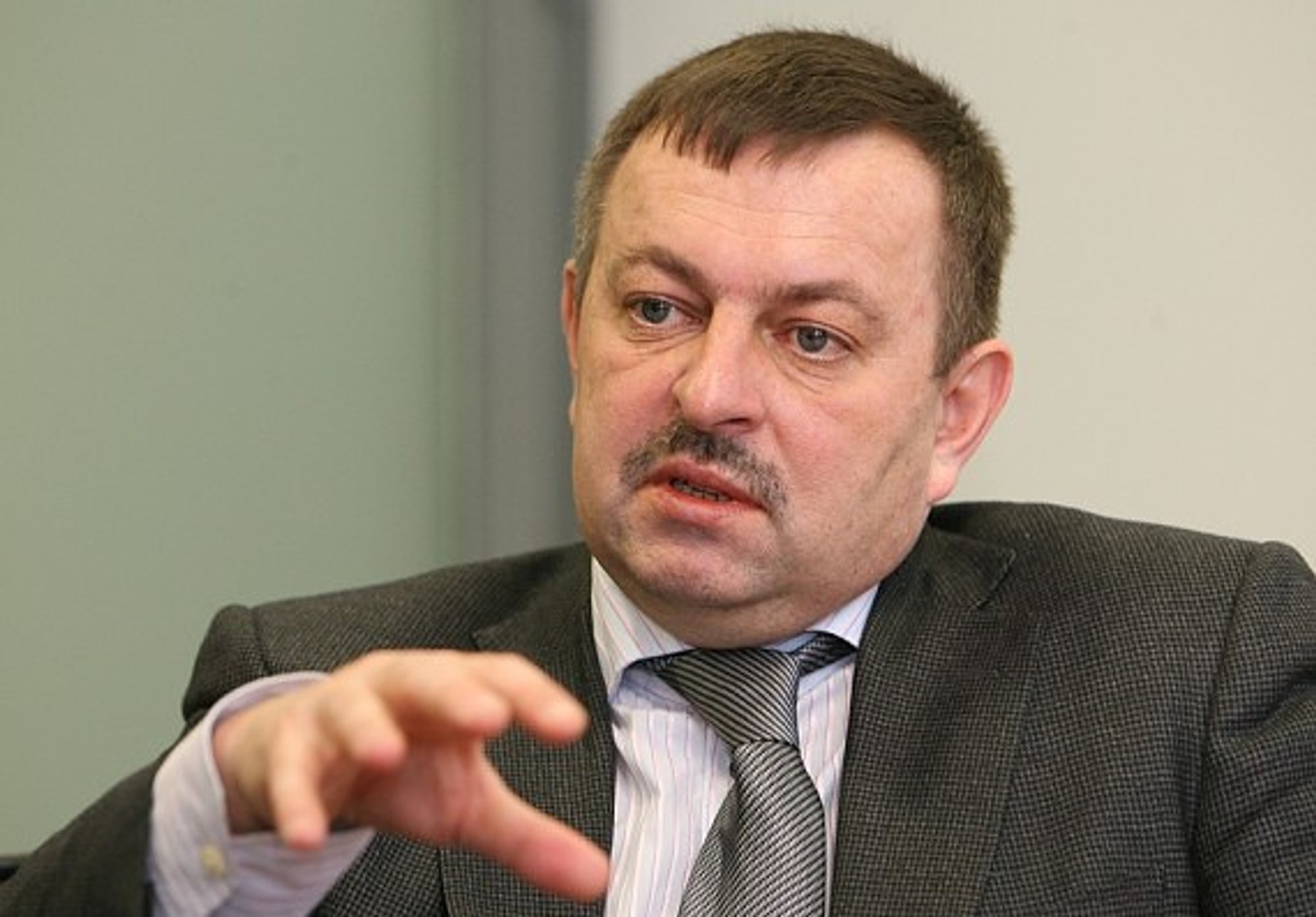 Lukiškių a. projekto vertinimo komisijos vadovo poste J.Imbrasą pakeitė ...