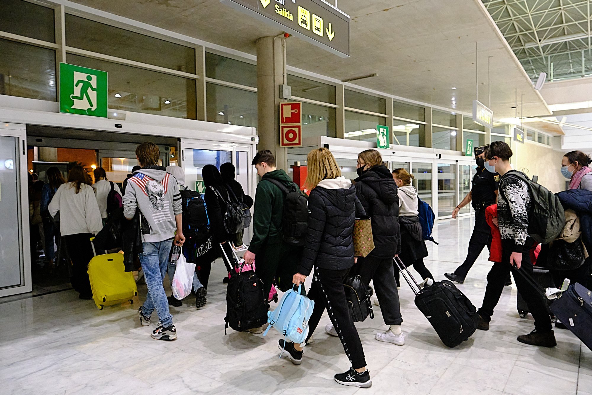 Up to 50 Ukrainian war refugees arrive in Lithuania daily – Migration ...