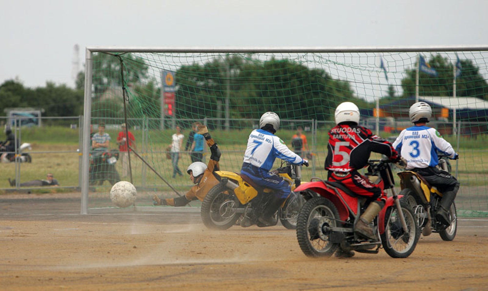Europos motobolo čempionate Lietuvos rinktinė pergalių neiškovojo ...