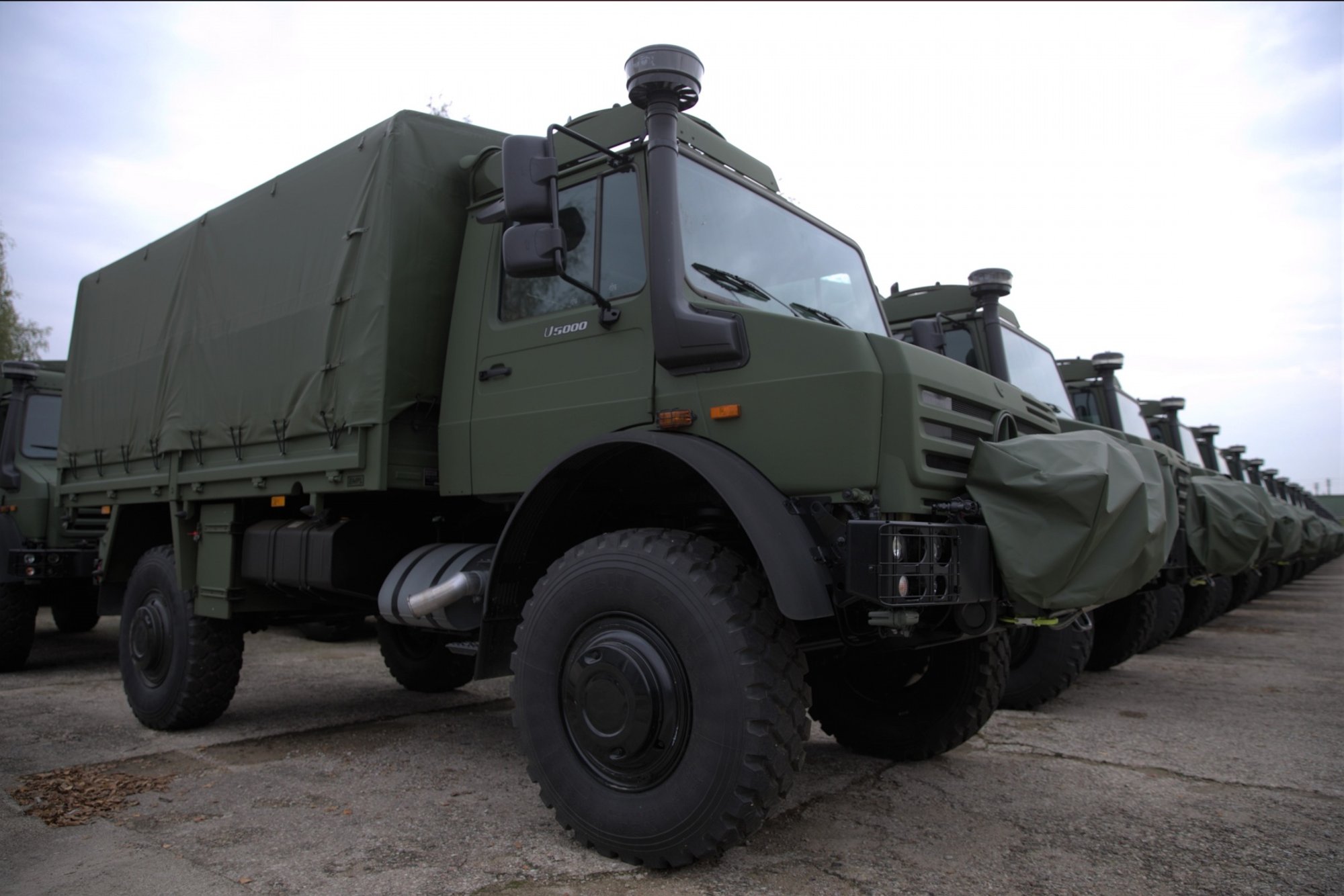 Army takes delivery of another 42 new Unimog trucks - Delfi EN