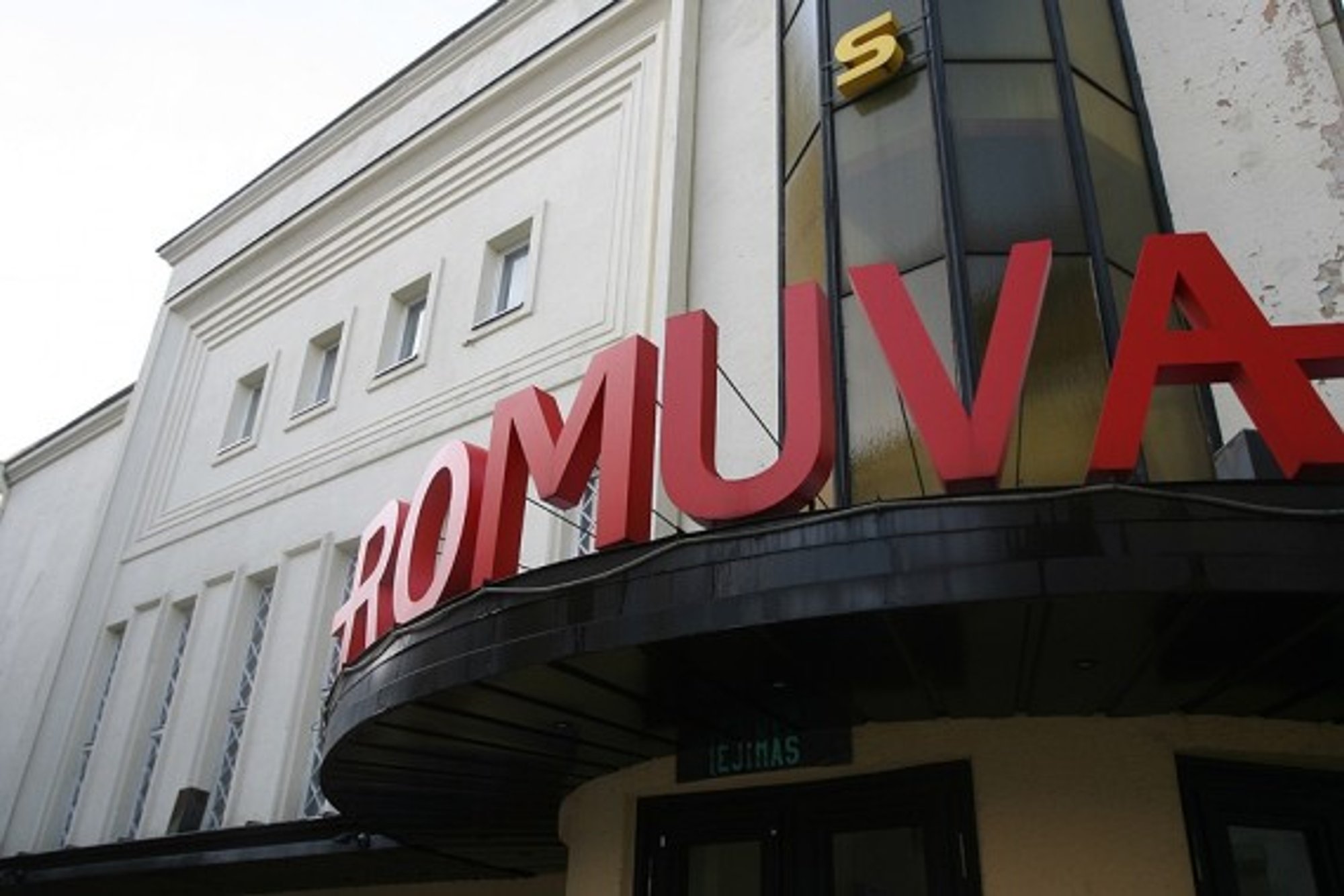 Duris vėl atveria seniausias Lietuvoje „Romuvos“ kino teatras - Delfi ...