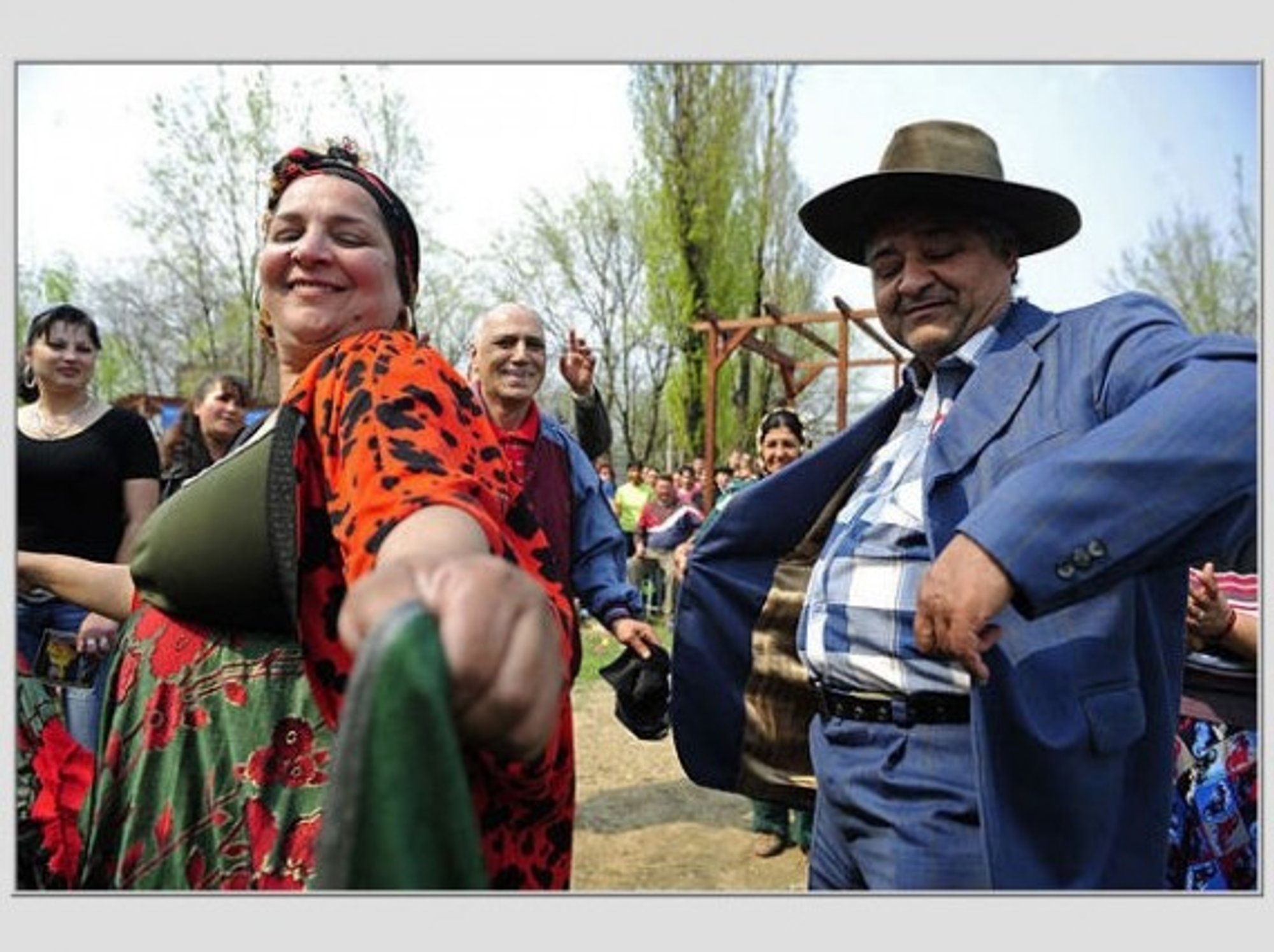 Romų skundus išgirdo Seimo kontrolierė - Delfi