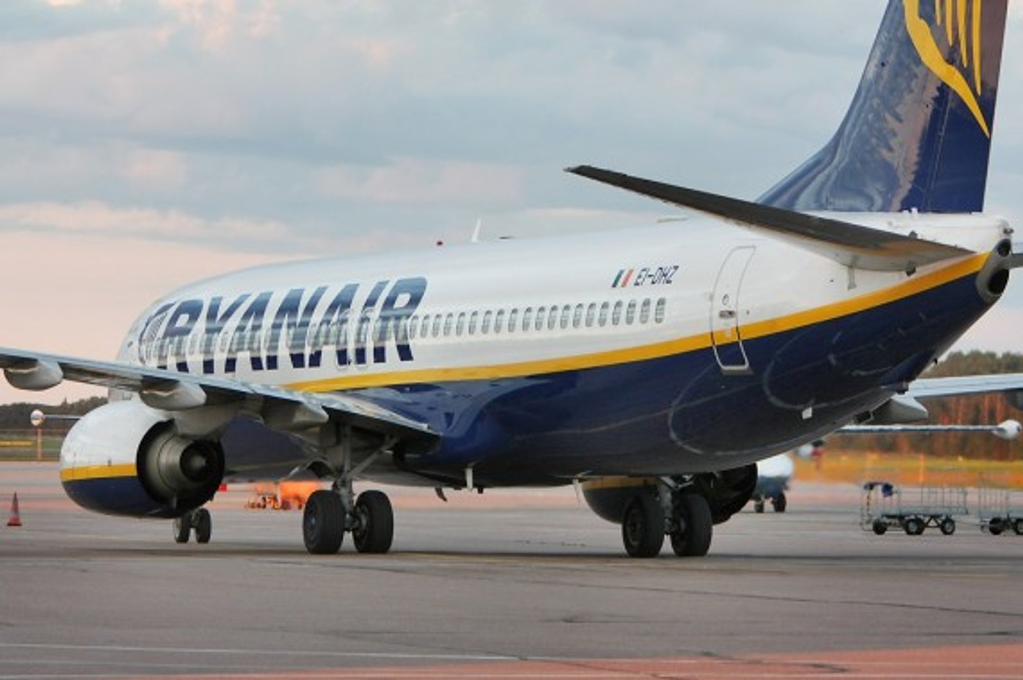 „Ryanair“ lėktuvuose bus galima rūkyti - Delfi verslas