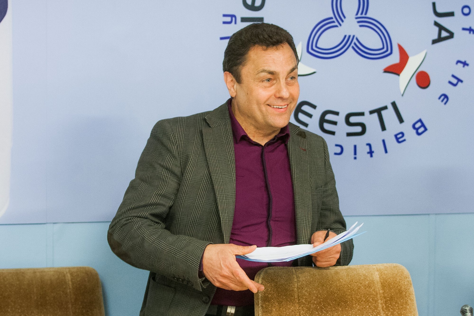 P. Gražulis užtiktas su žavia šviesiaplauke - Delfi veidai