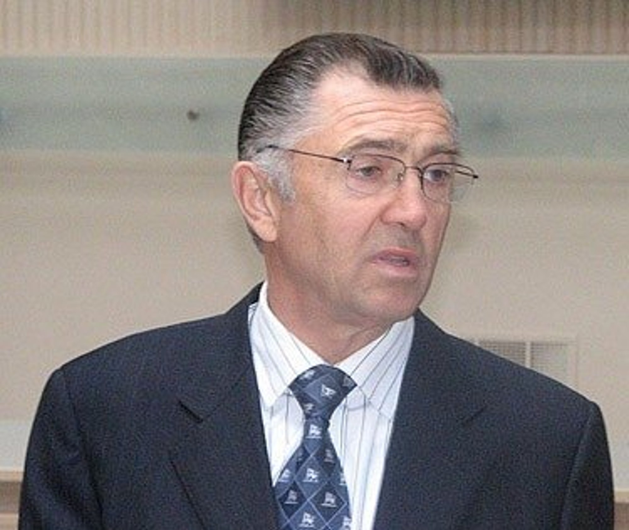 Pakaunėje liepsnojo verslininko A.Rakausko kluonas - Delfi