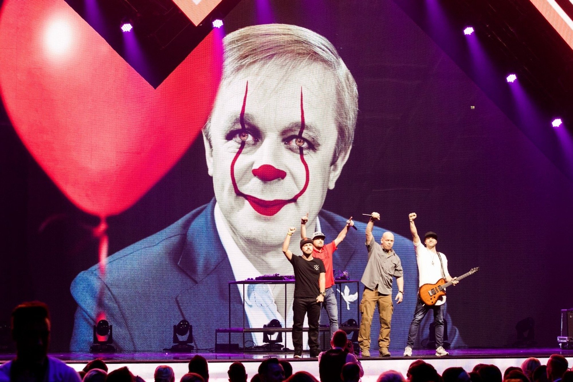 Mikutavičius: jie tarsi kokie mormonai, išėję iš savo akvariumo - Delfi