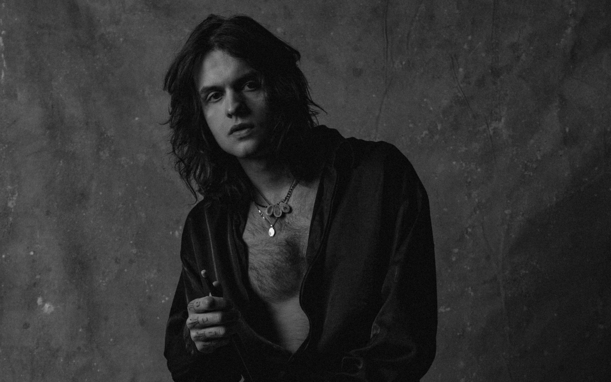 Gamka pristato dainą ir vaizdo klipą apie karštus jausmus „Man taip ...