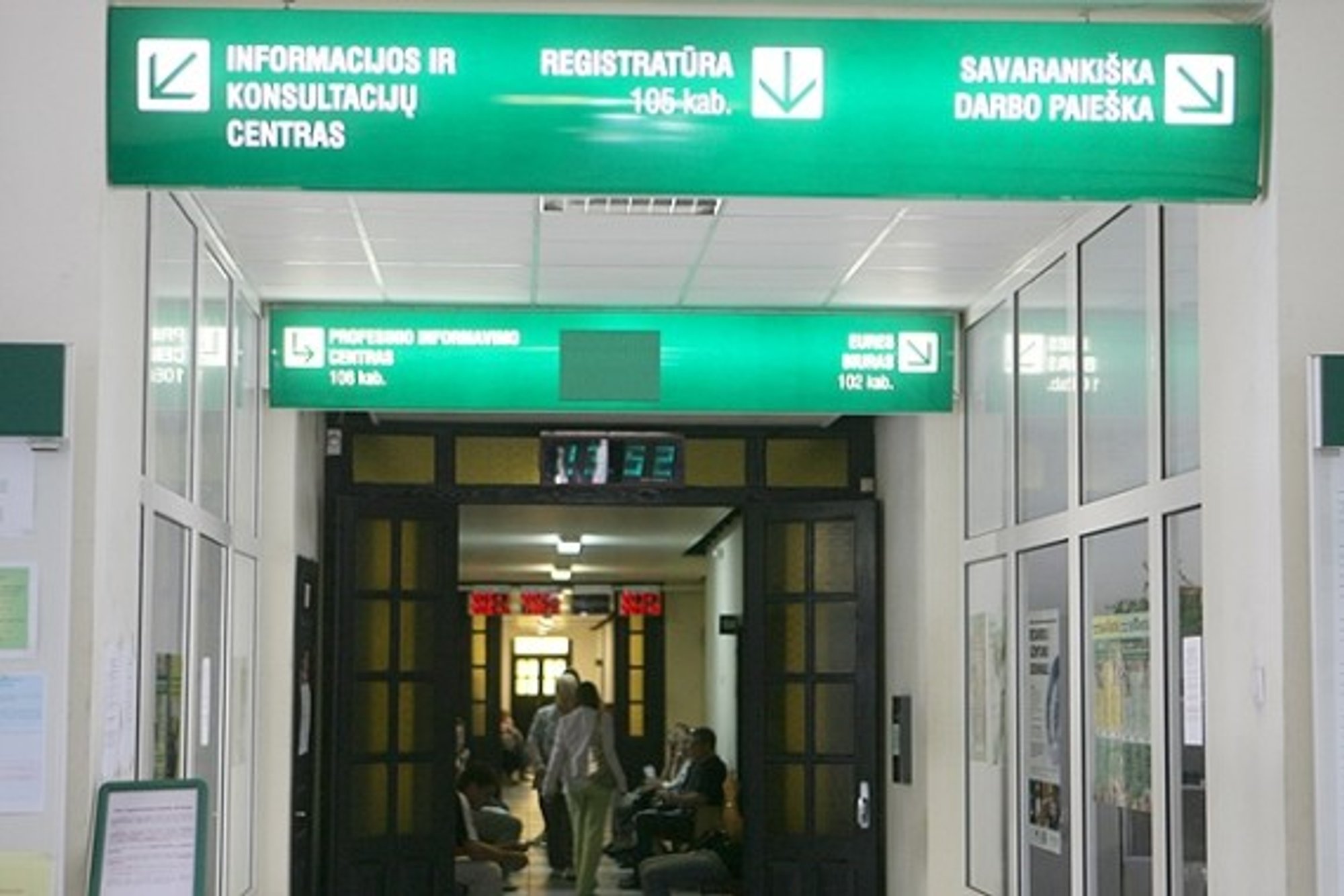 Bedarbiai plūstelėjo į darbo biržas - Delfi verslas