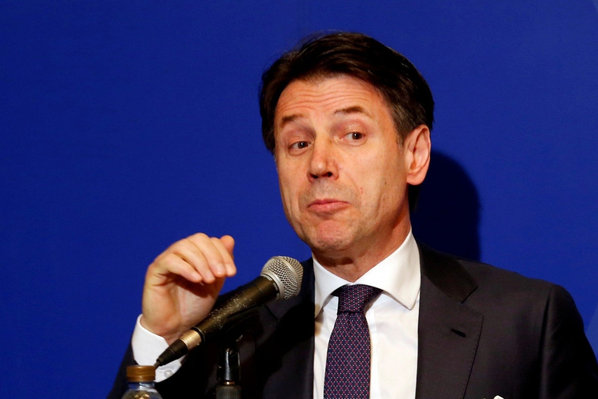 Atsistatydina Italijos premjeras Giuseppe Conte - Delfi