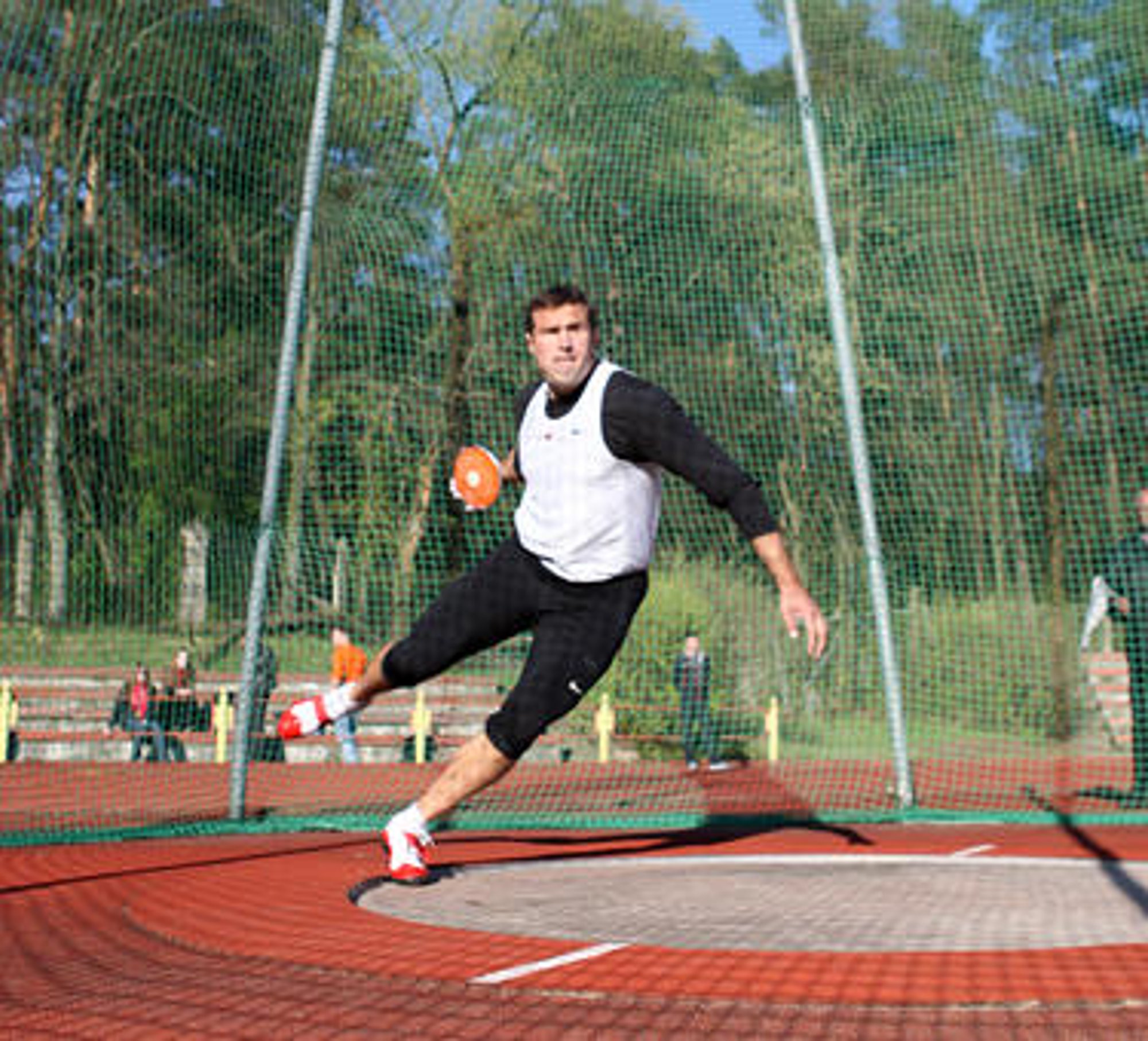 V.Alekna: žemės ūkio darbų nepamiršau - Delfi veidai