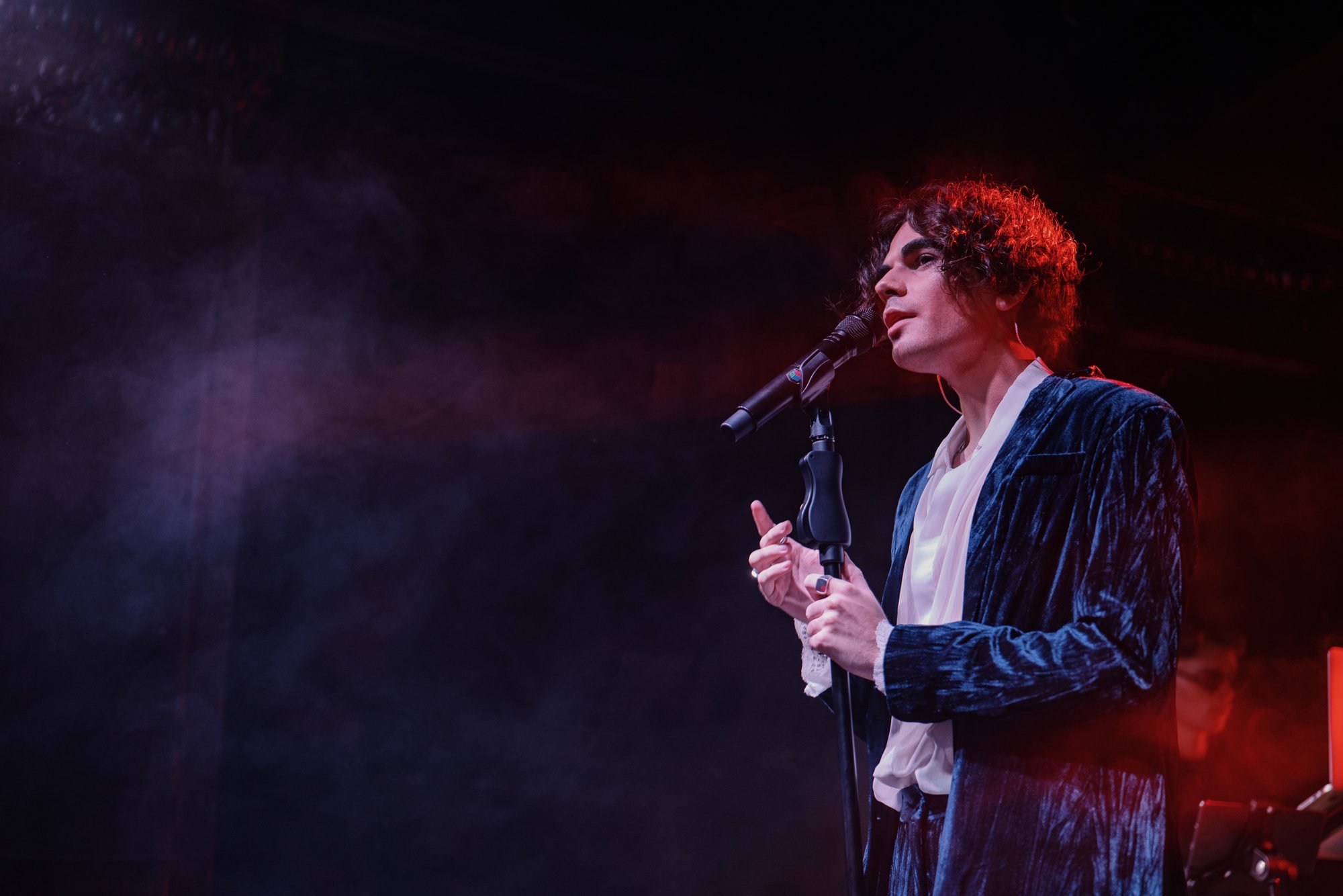 Atlikėjas Rokas Yan sostinėje surengė pirmąjį solinį koncertą: skambėjo ...