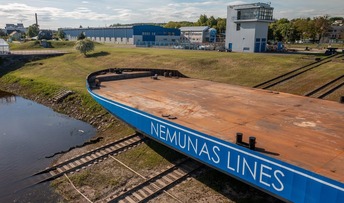 Į Nemuną nuleista didžiausia vidaus laivybos barža Baltijos šalyse ...