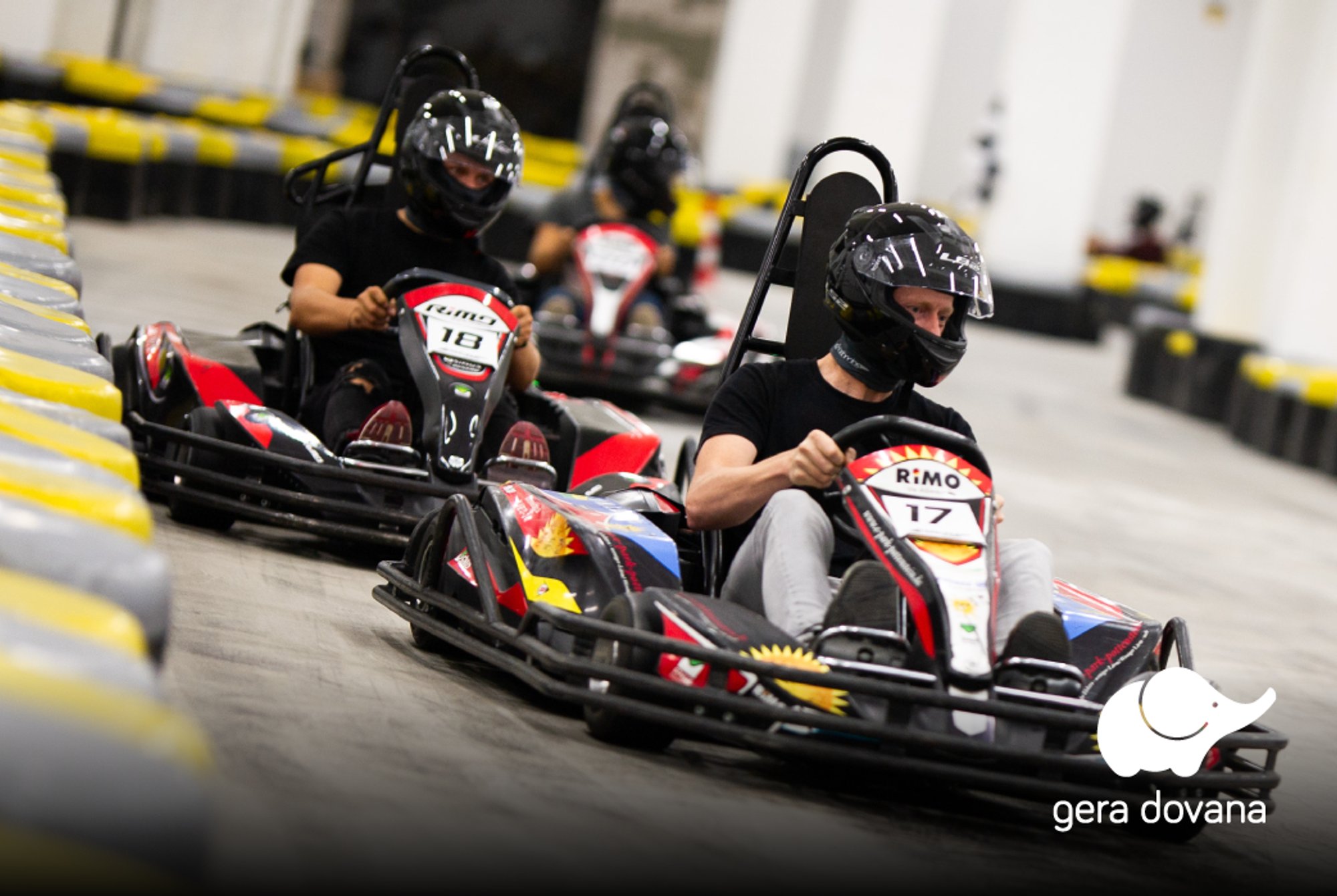 Vilniuje atidarytas didžiausias vidaus patalpų elektrinių kartingų ...