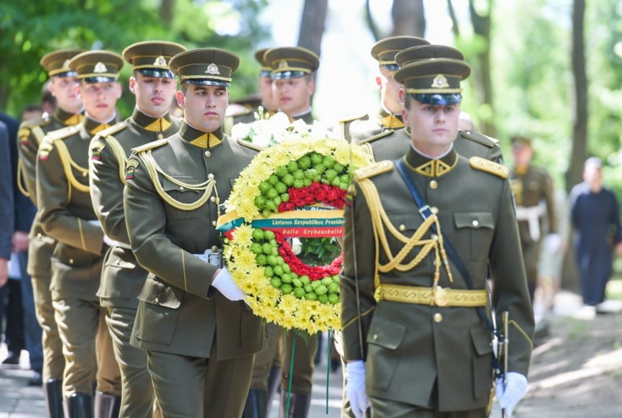 Antakalnio kapinėse atidengtas monumentas žuvusiems už Lietuvos laisvę ...