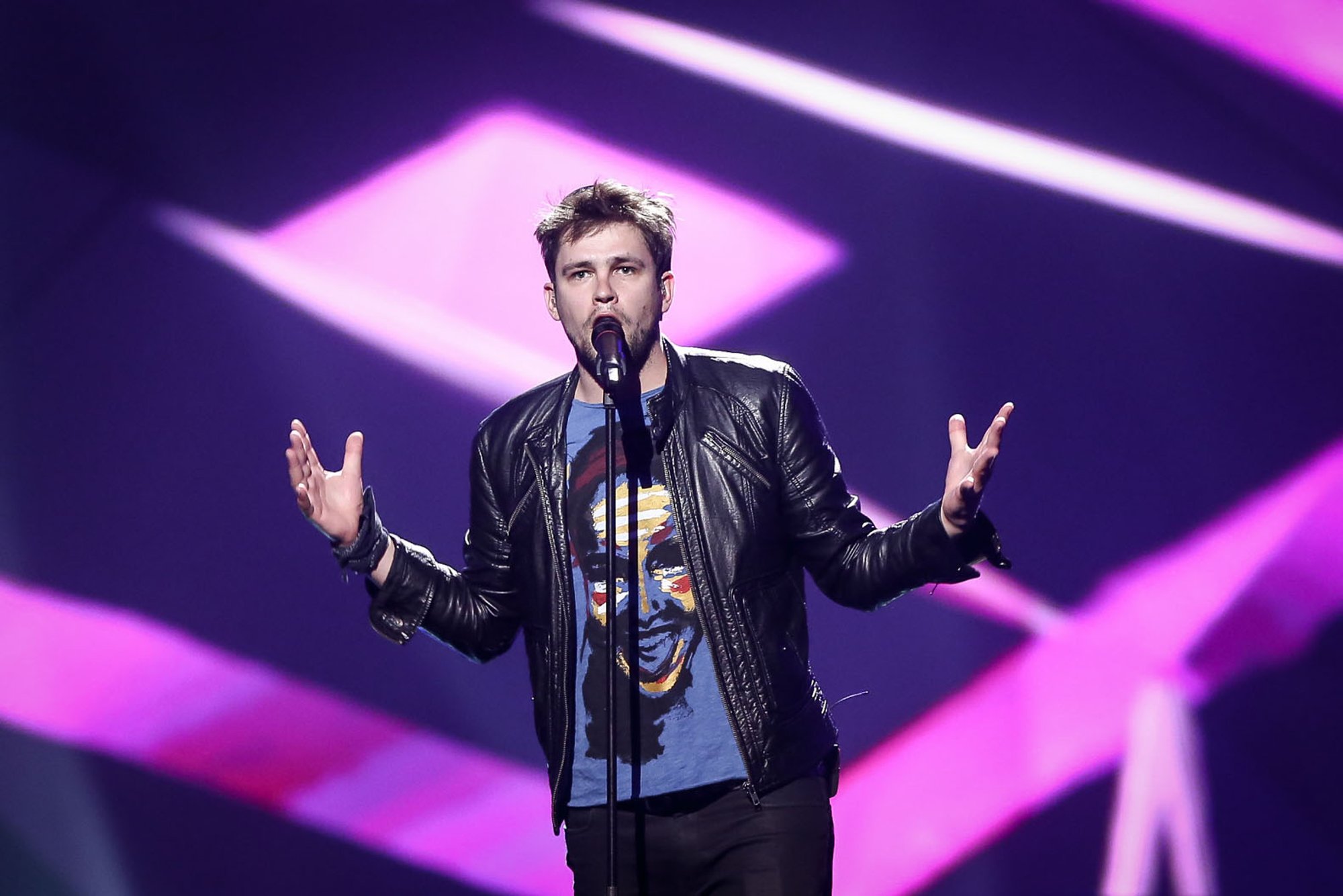 Lietuvai „Eurovizijoje“ atstovavęs Andrius Pojavis uždainavo itališkai ...