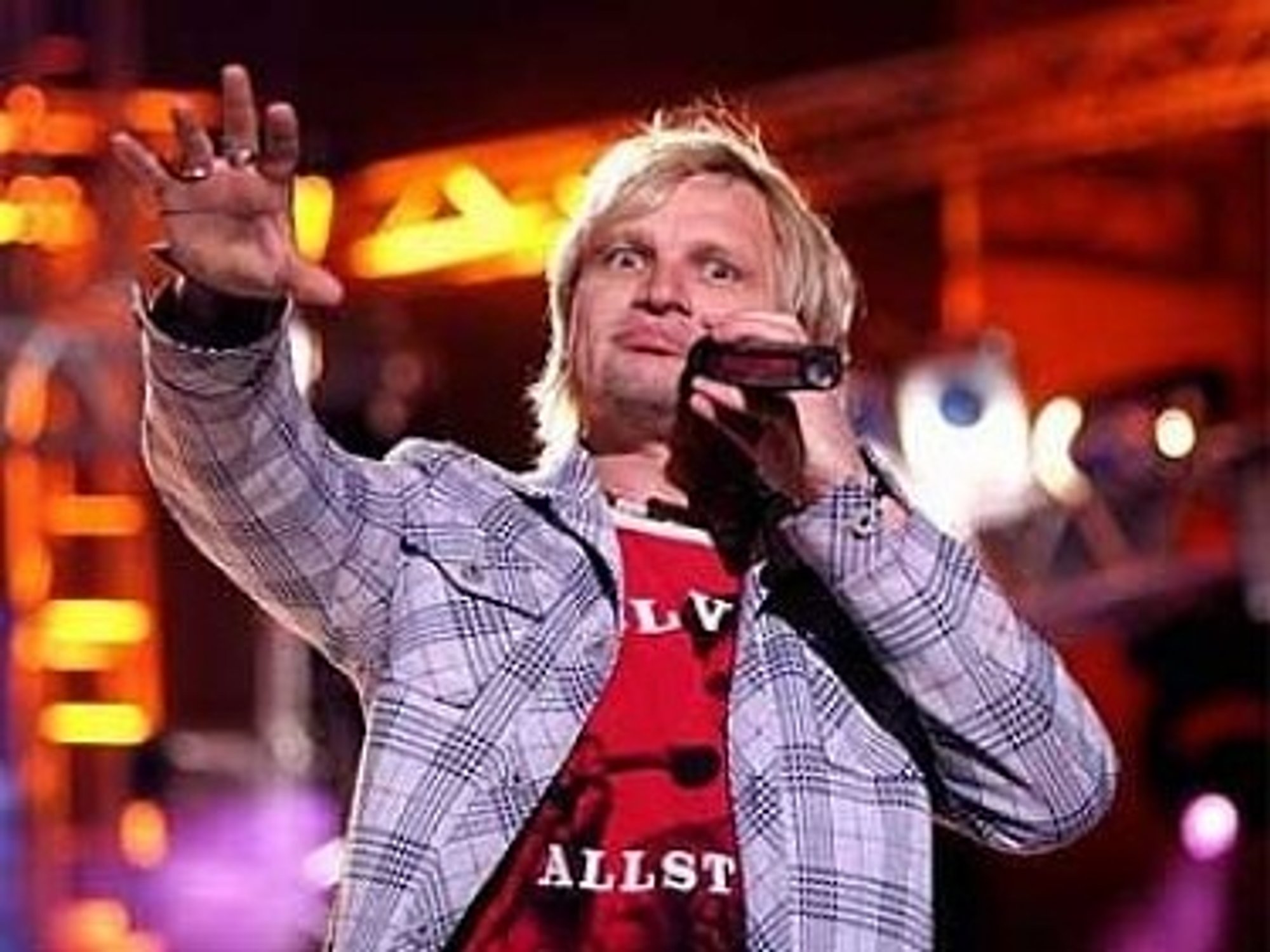 Roko muzikantas Ukrainoje reklamuos Lietuvą - Delfi veidai