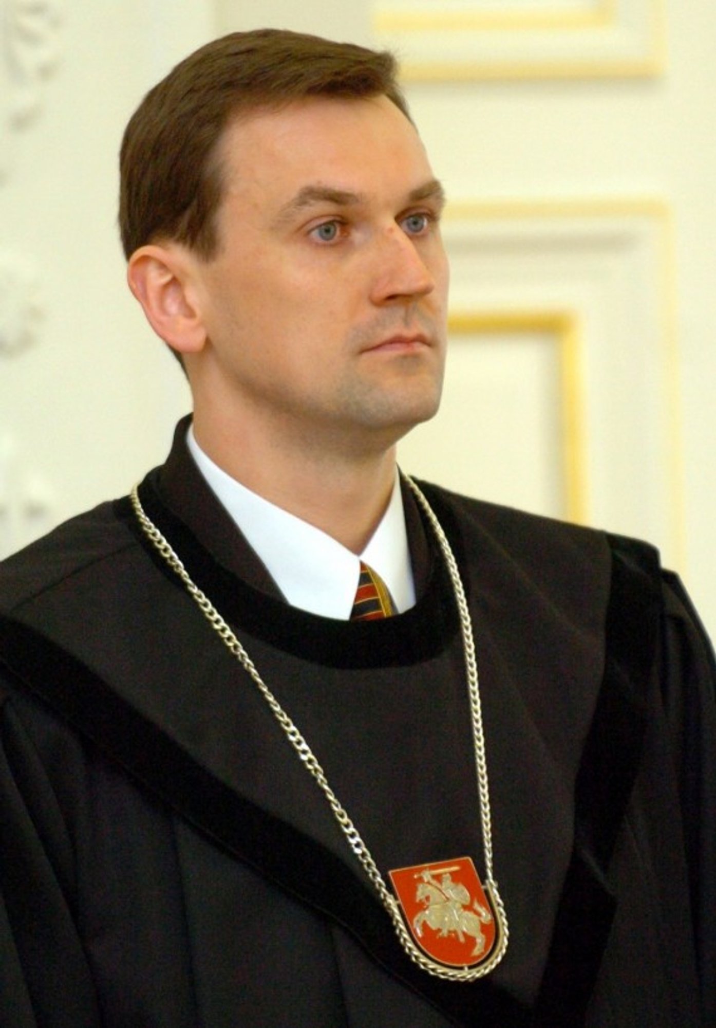 Lietuviškas teisingumas: teisėjas nuteisė jį apvogusį vyrą - Delfi