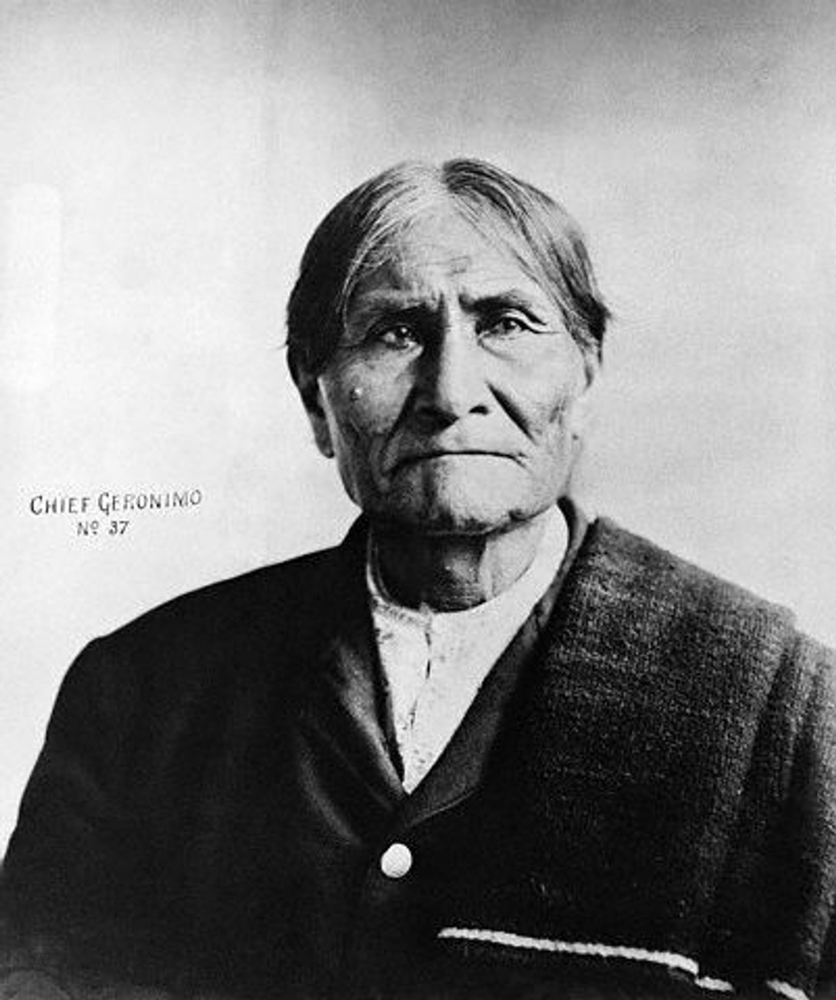 JAV indėnai reikalauja B.Obamos atsiprašymo dėl O.bin Ladeno - Delfi