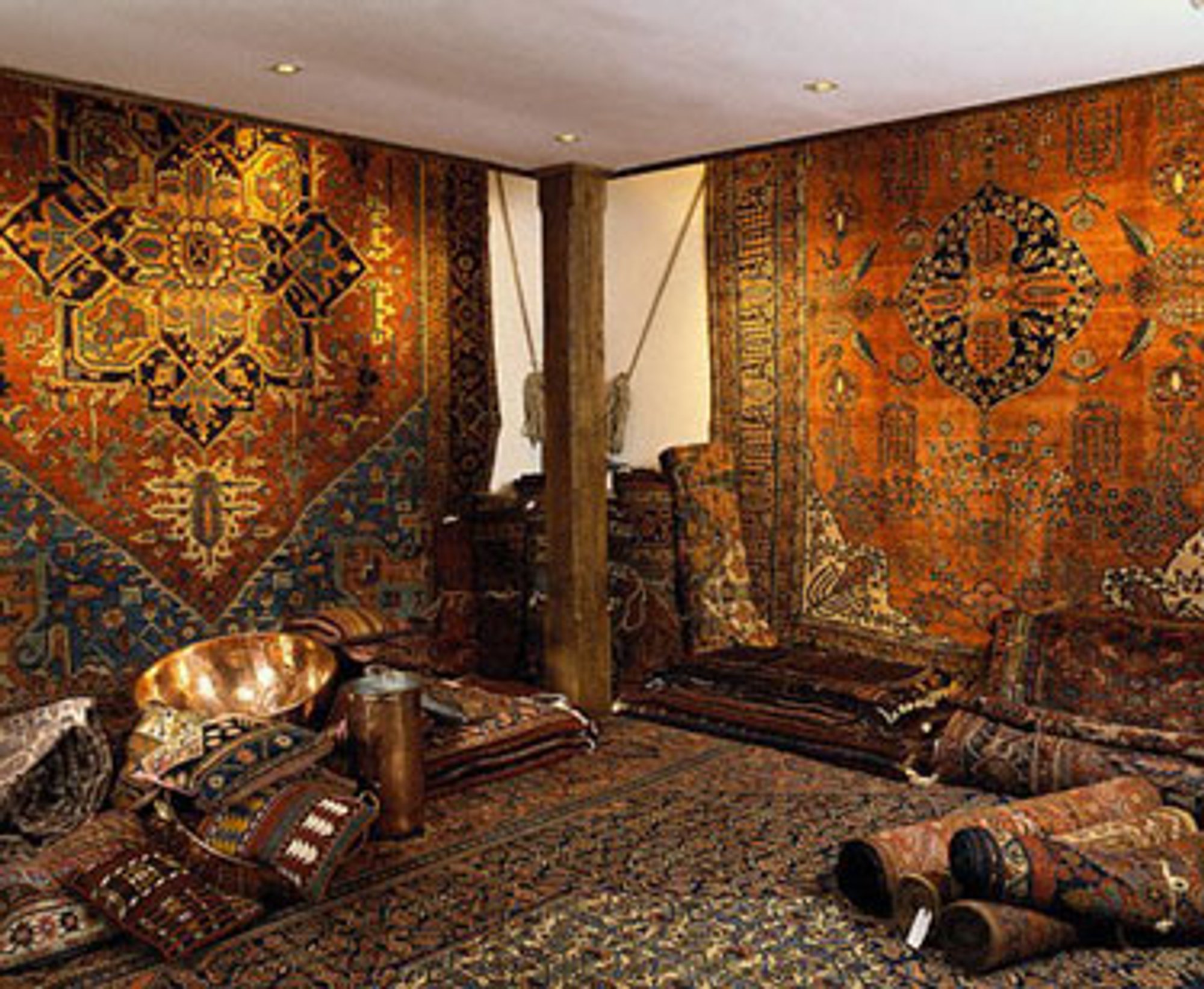 Tėvo persiškų kilimų verslą iranietis tęsia Lietuvoje - Delfi verslas