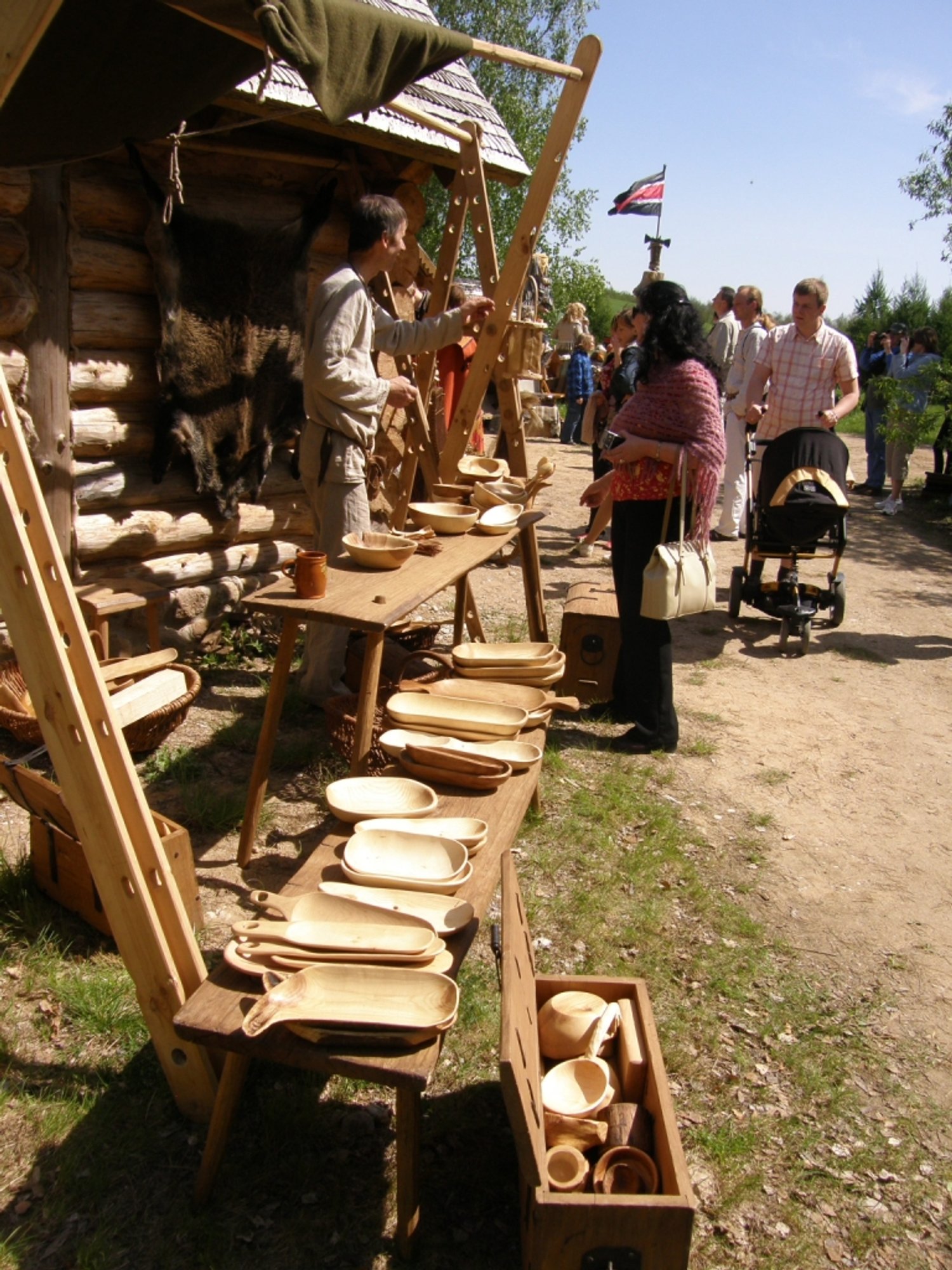 The yard of a medieval artisan - Delfi EN