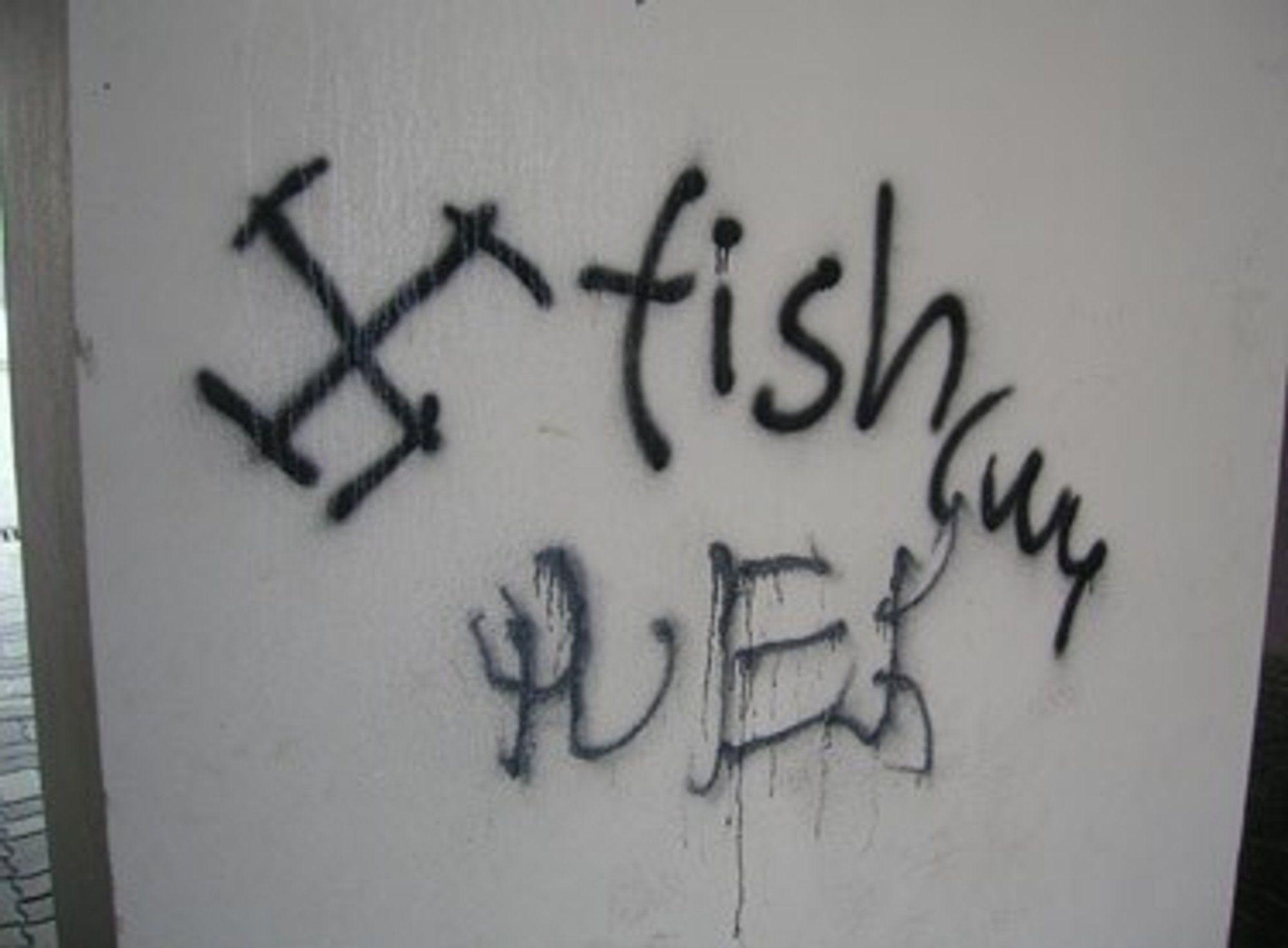 Vokietijos teismas nusprendė, kad nacių šūkis anglų kalba nepažeidžia ...