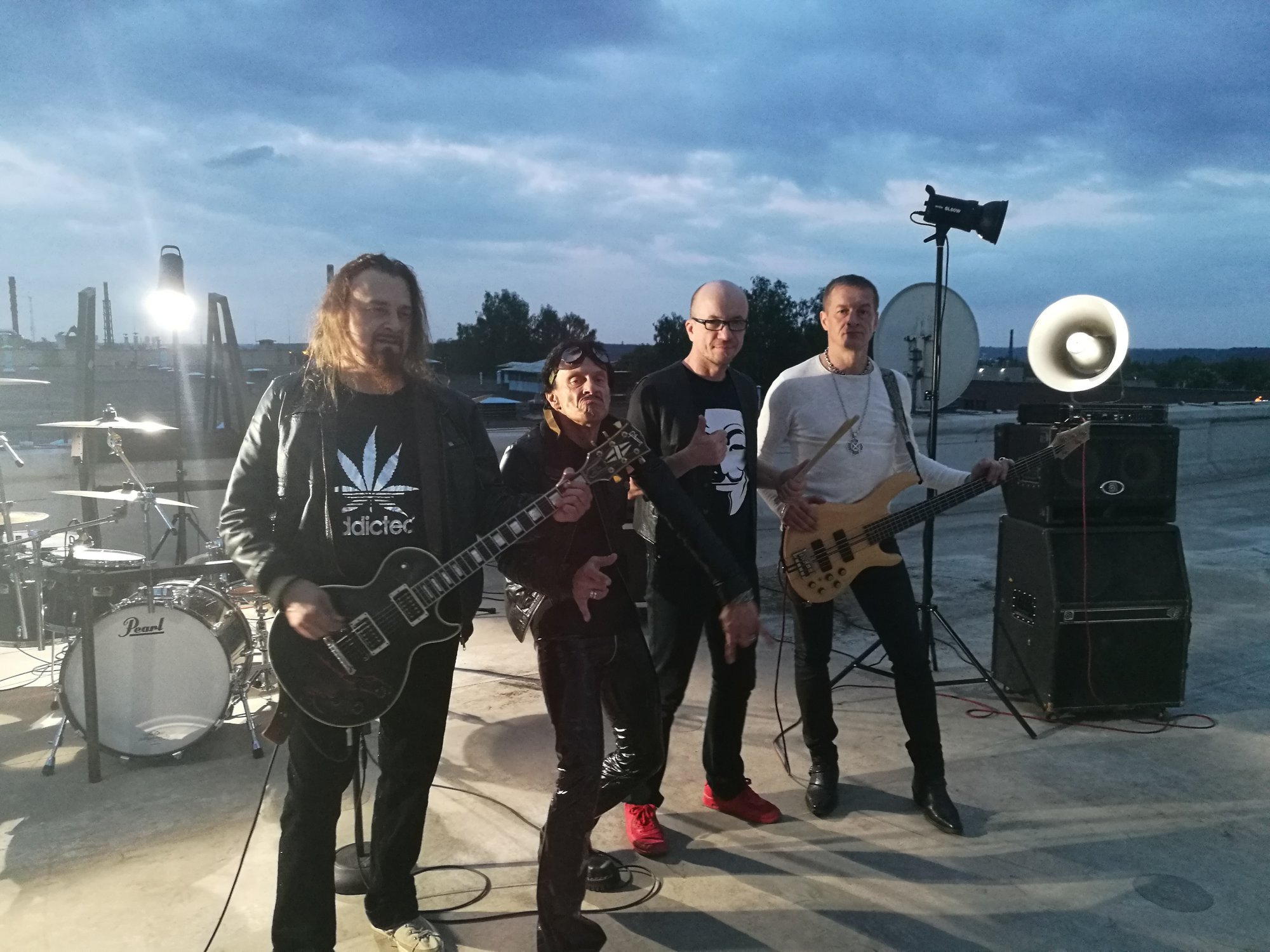 „RebelHeart“ drauge su aktoriumi ir atlikėju Adomu Stančiku pristato ...