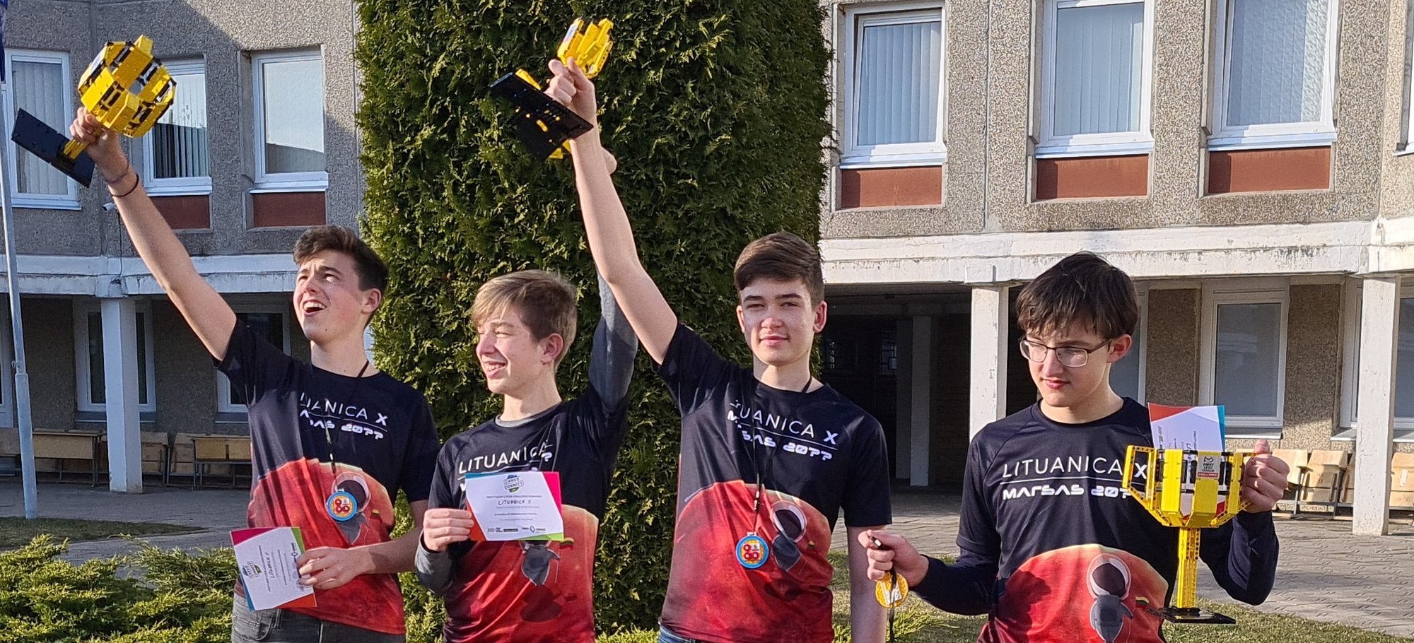 Jaunieji Lietuvos protai savo užmojais nesikuklina: dabar robotus ...