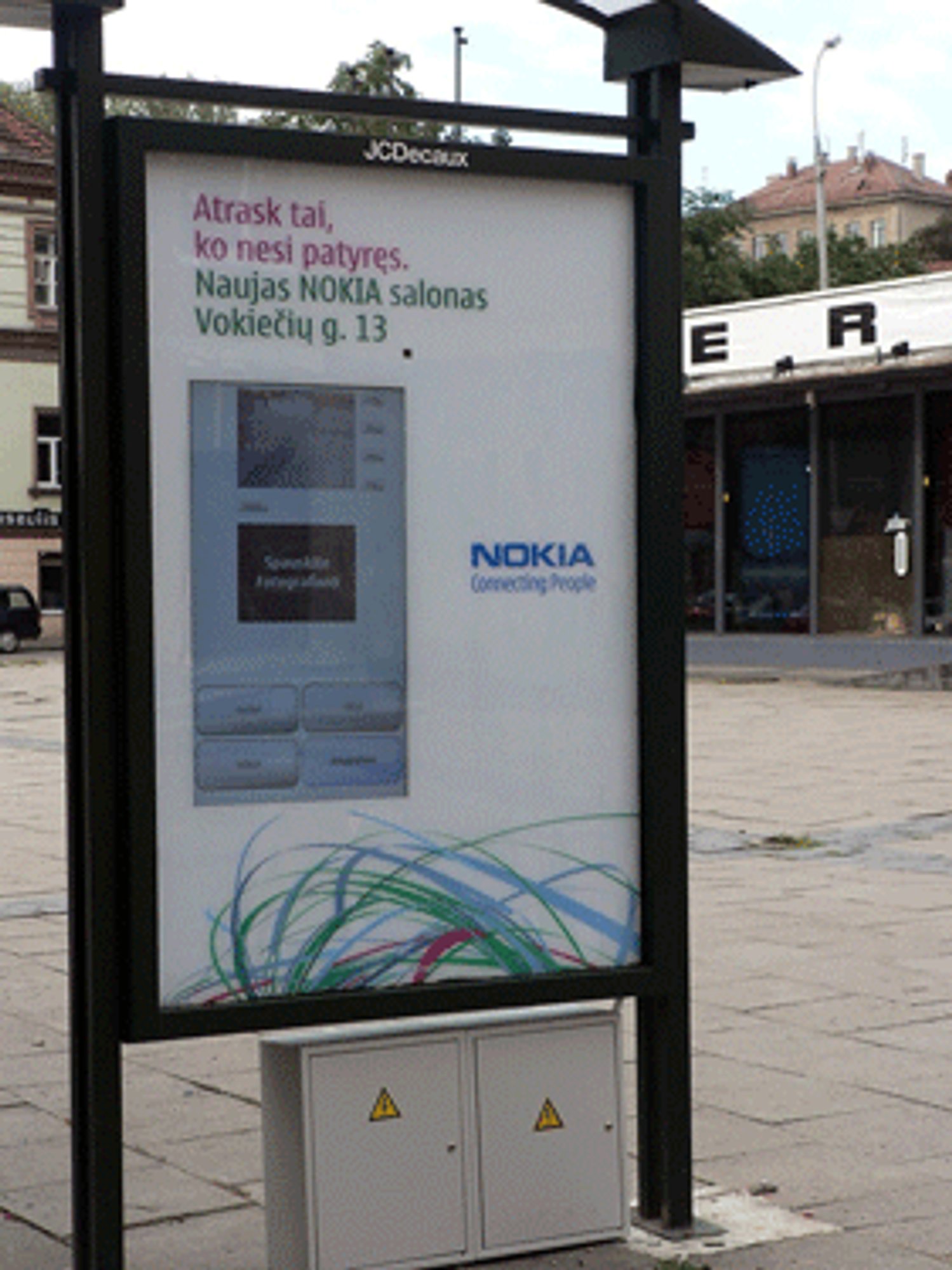 Vilniuje – interaktyvus lauko reklamos stendas (foto) - Delfi verslas