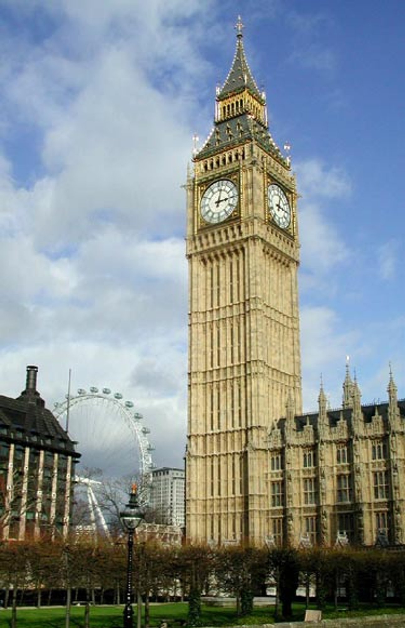 D.Hoffmanas keliasi į Londoną - Delfi veidai