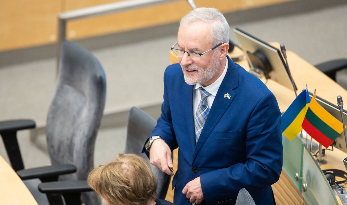 Jurgis Razma nemano, kad priimtas gynybos fondas prilygsta mokesčių ...