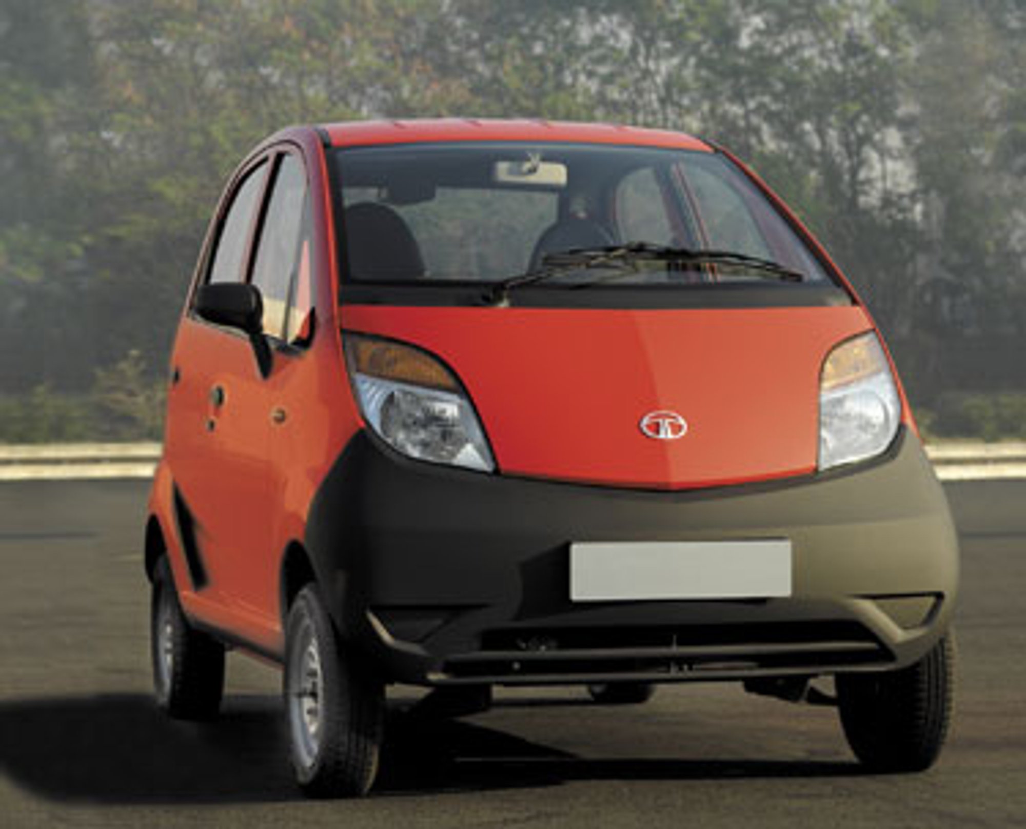 „Tata Nano“ bus ir su dyzeliniu varikliu - Delfi verslas