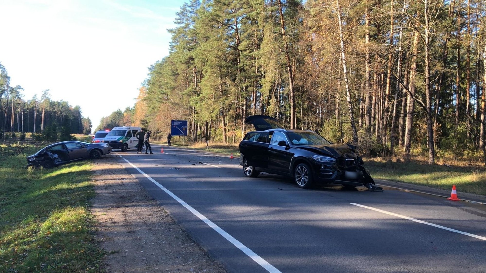 Skaudi avarija Valkininkuose: susidūrė „Toyota“ ir BMW, kuriame buvo ...
