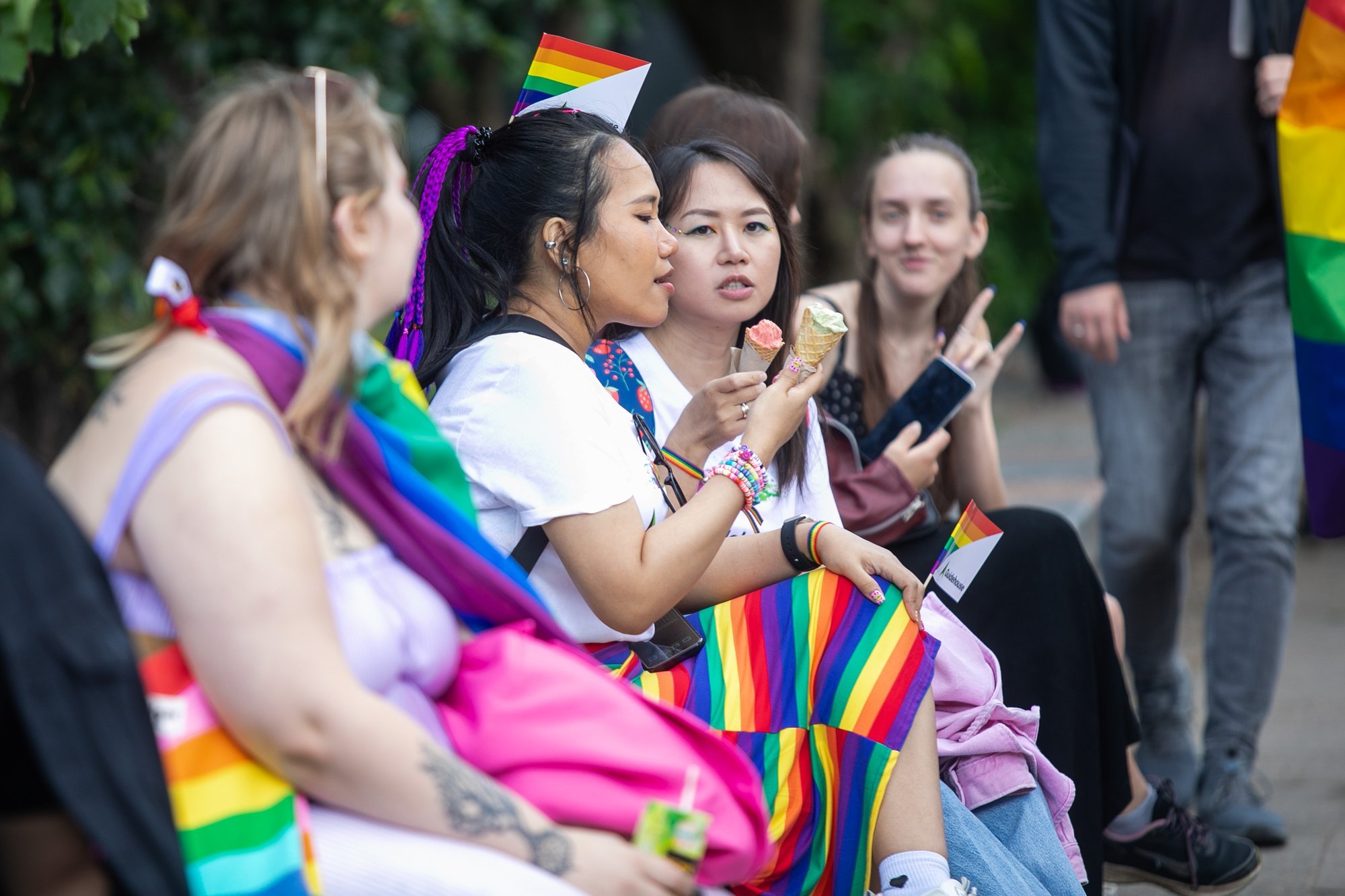 Jauni žmonės susirinko švęsti meilę be ribų: LGBT+ bendruomenės eitynės ...