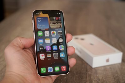 Populiarūs „iPhone“ mobilūs telefonai neregiams Lietuvoje beveik ...
