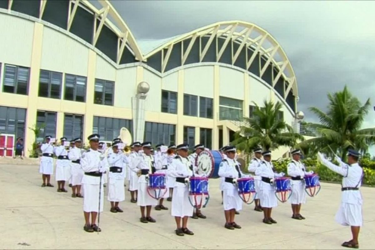 JT vadovas per specialų ritualą tapo vieno Samoa kaimo princu - Delfi video JT vadovas per specialų ritualą tapo vieno Samoa kaimo princu - Delfi video