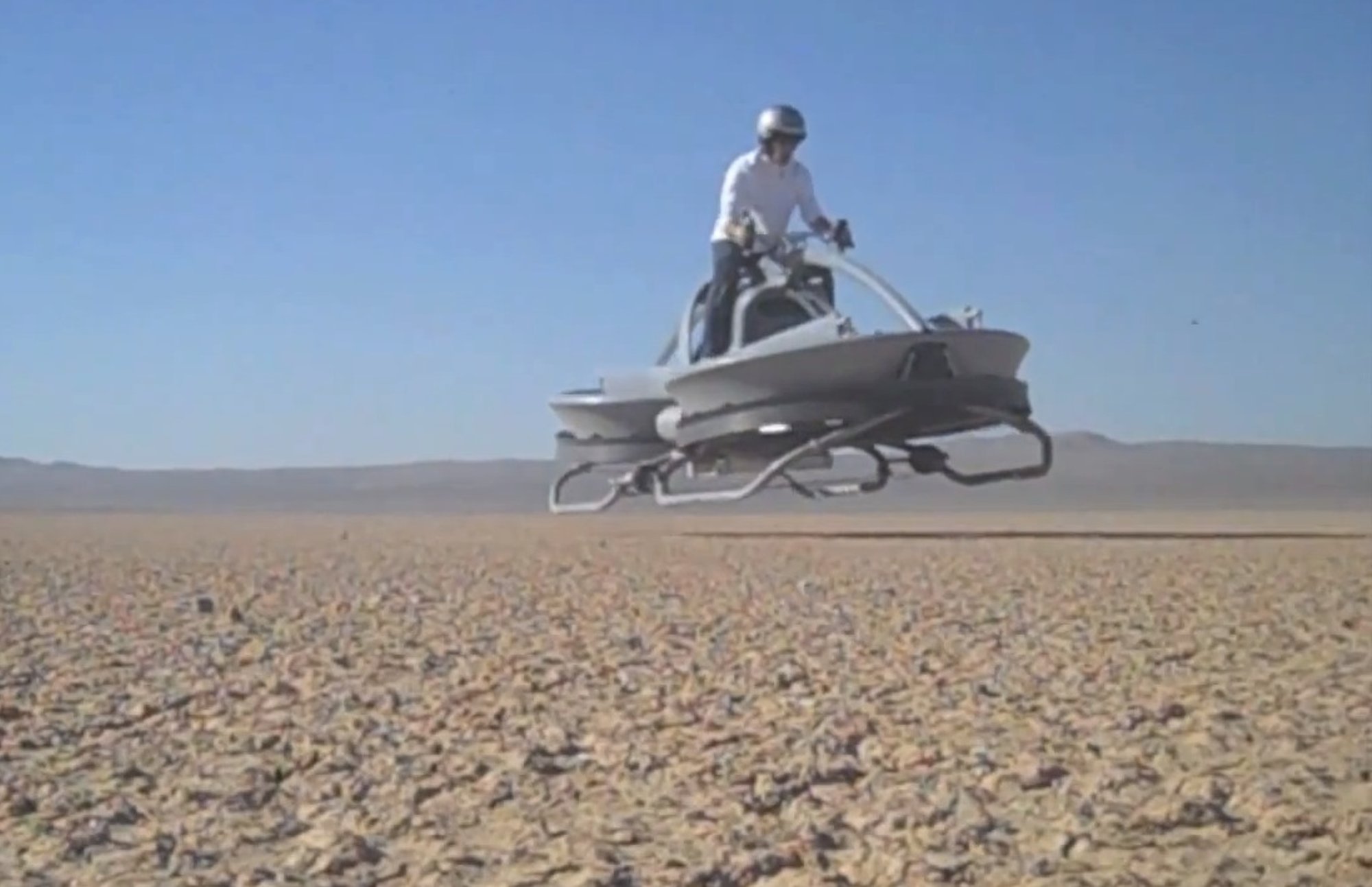 Realizuota fantastinio filmo idėja – skraidantis „Star Wars“ motociklas ...