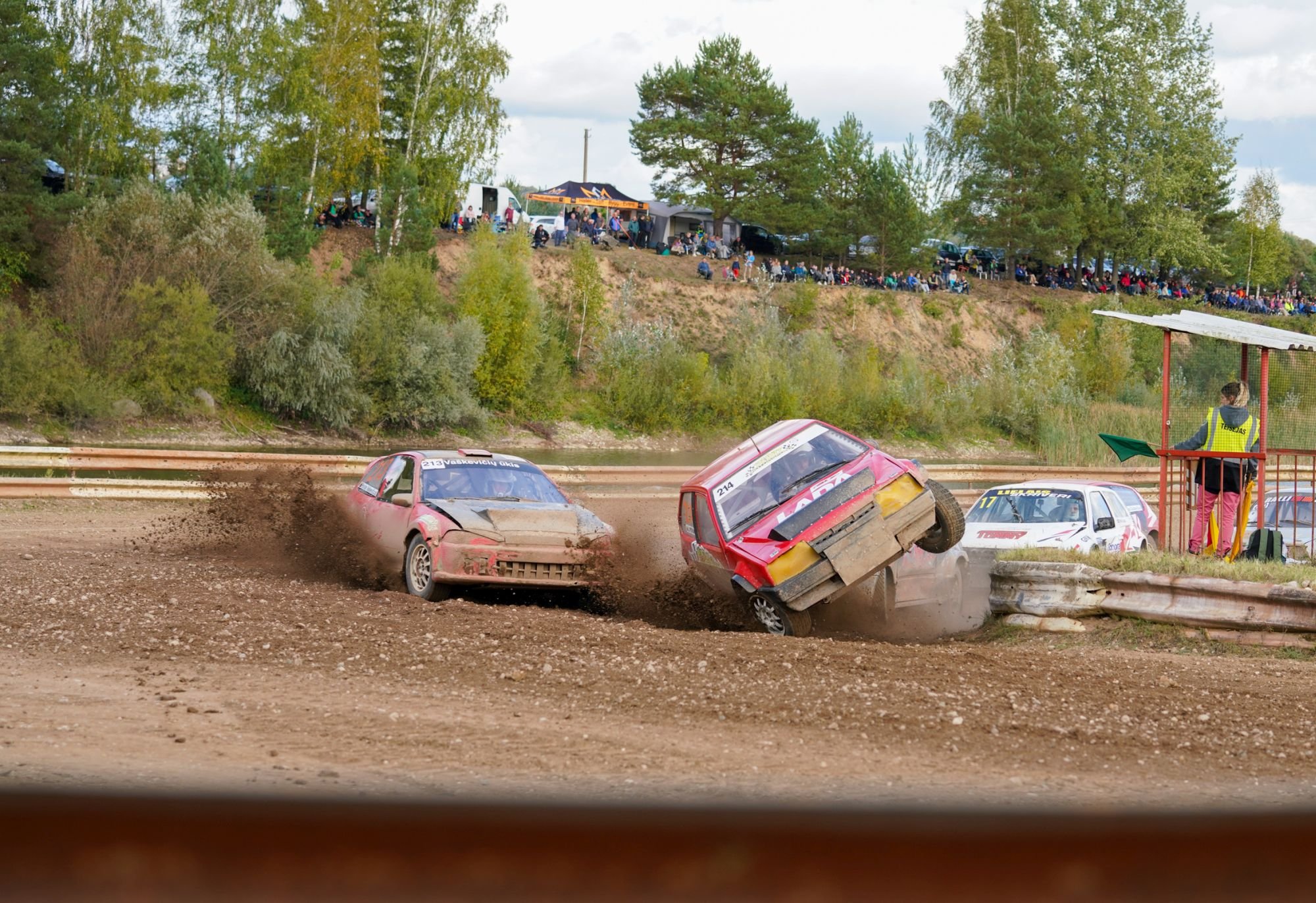 Čempionato pabaigtuvių švente džiaugėsi net didžiausi automobilių kroso ...