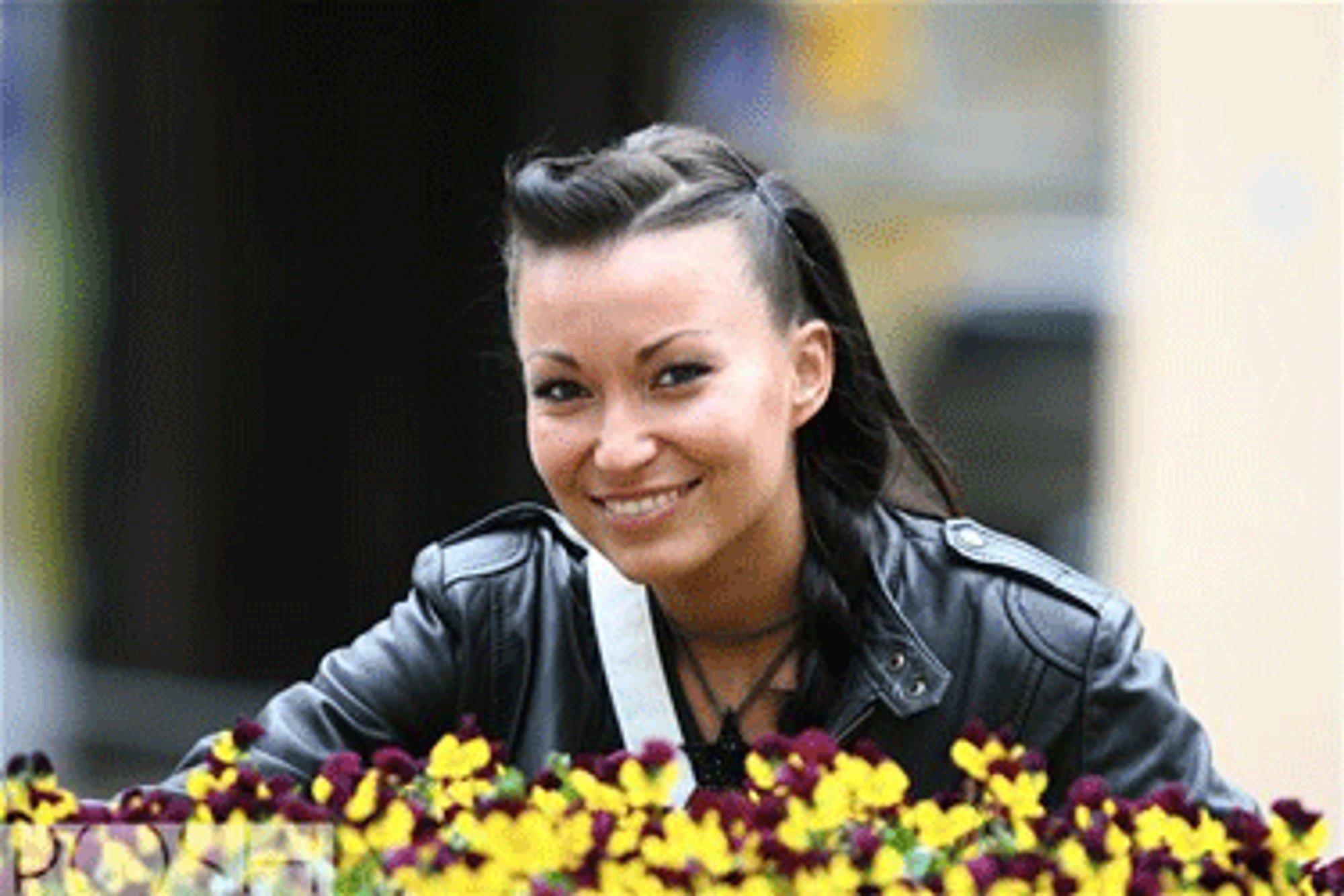 Karinai iš „69 danguje“ - tūkstantis ir viena rožė (foto) - Delfi veidai