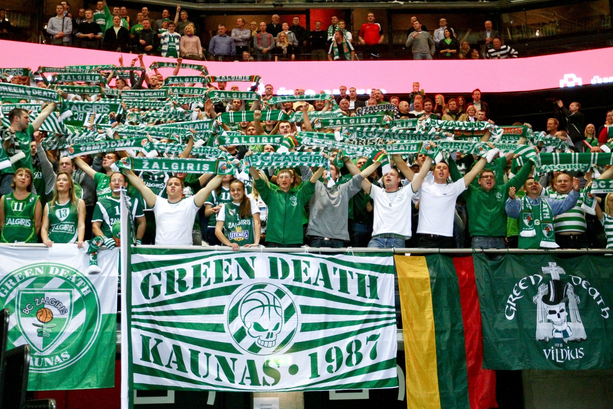 Kauno „Žalgirio“ fanai atsiribojo nuo A.Trifunovičių įžeisti skirto ...