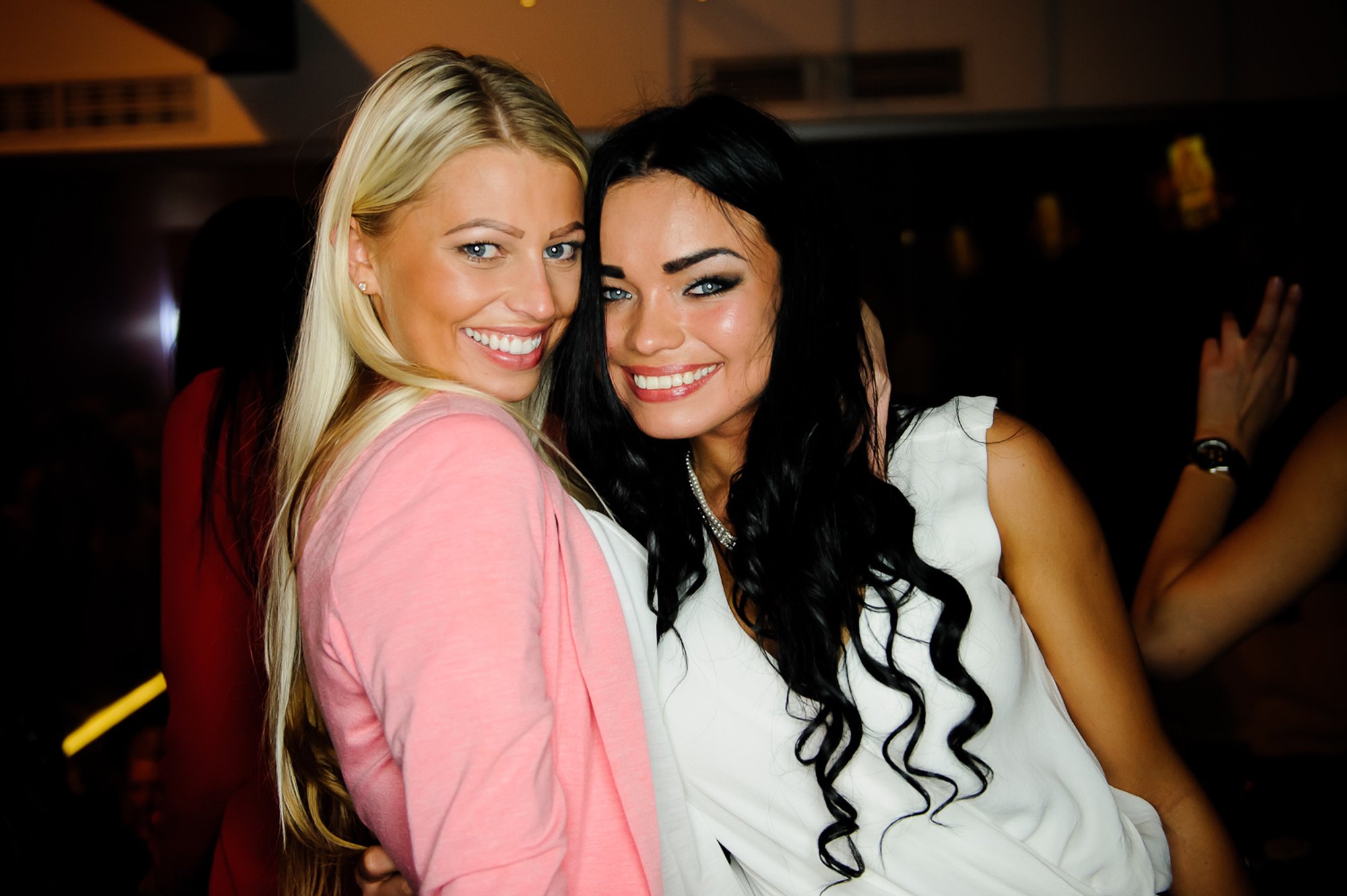 „Naktinių Personų“ koncerte Kaune – gražuolės merginos - Delfi veidai